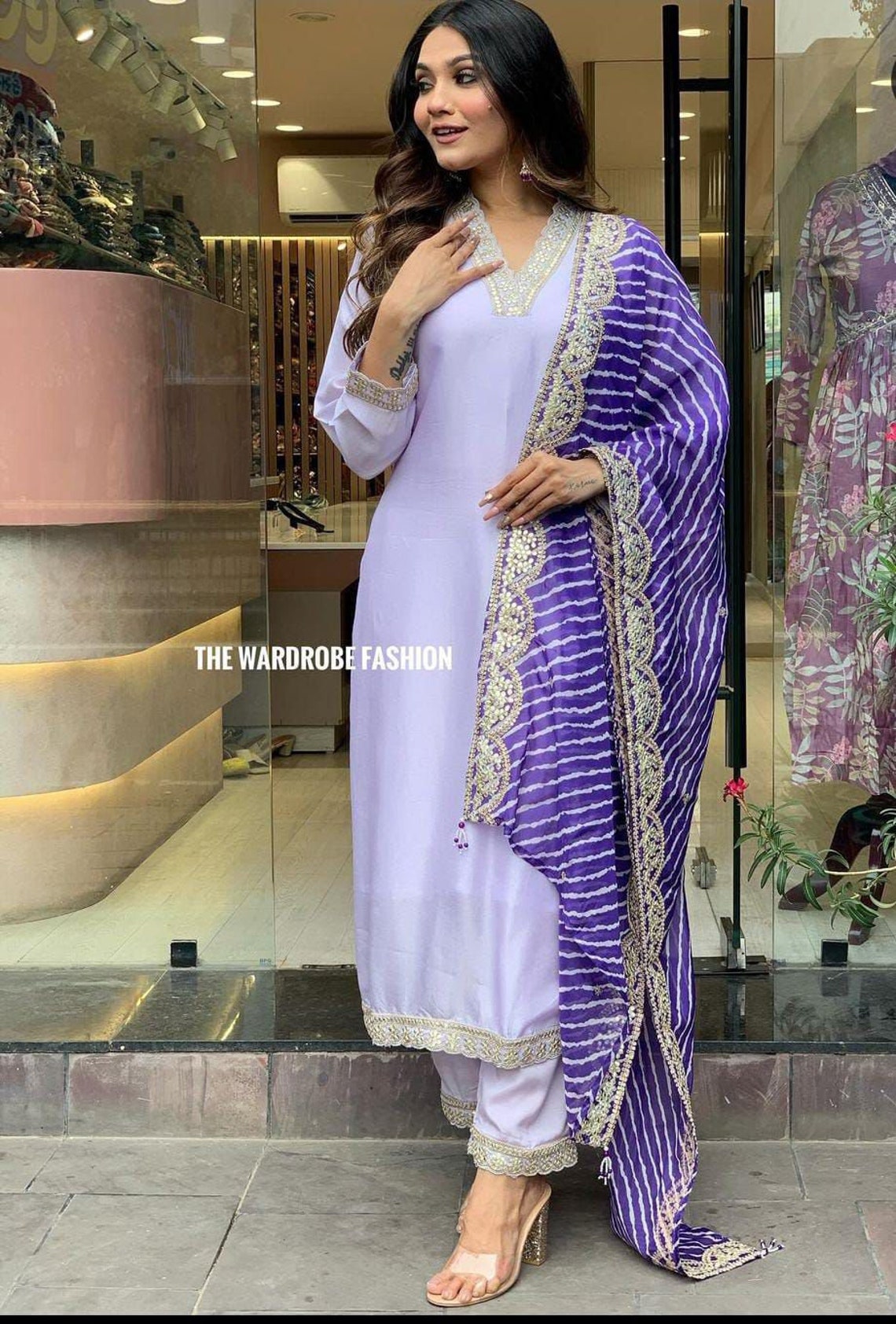 Indian Designer WOMEN Ethnic Motifs Embroidered REGULAR Sequinned Sel ...