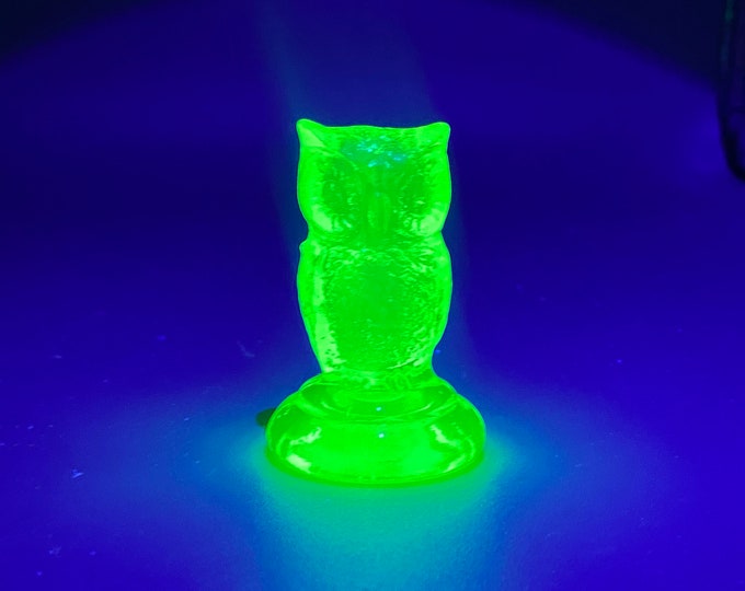 Green Vaseline Glass Uranium Glow Owl Figurine - Etsy