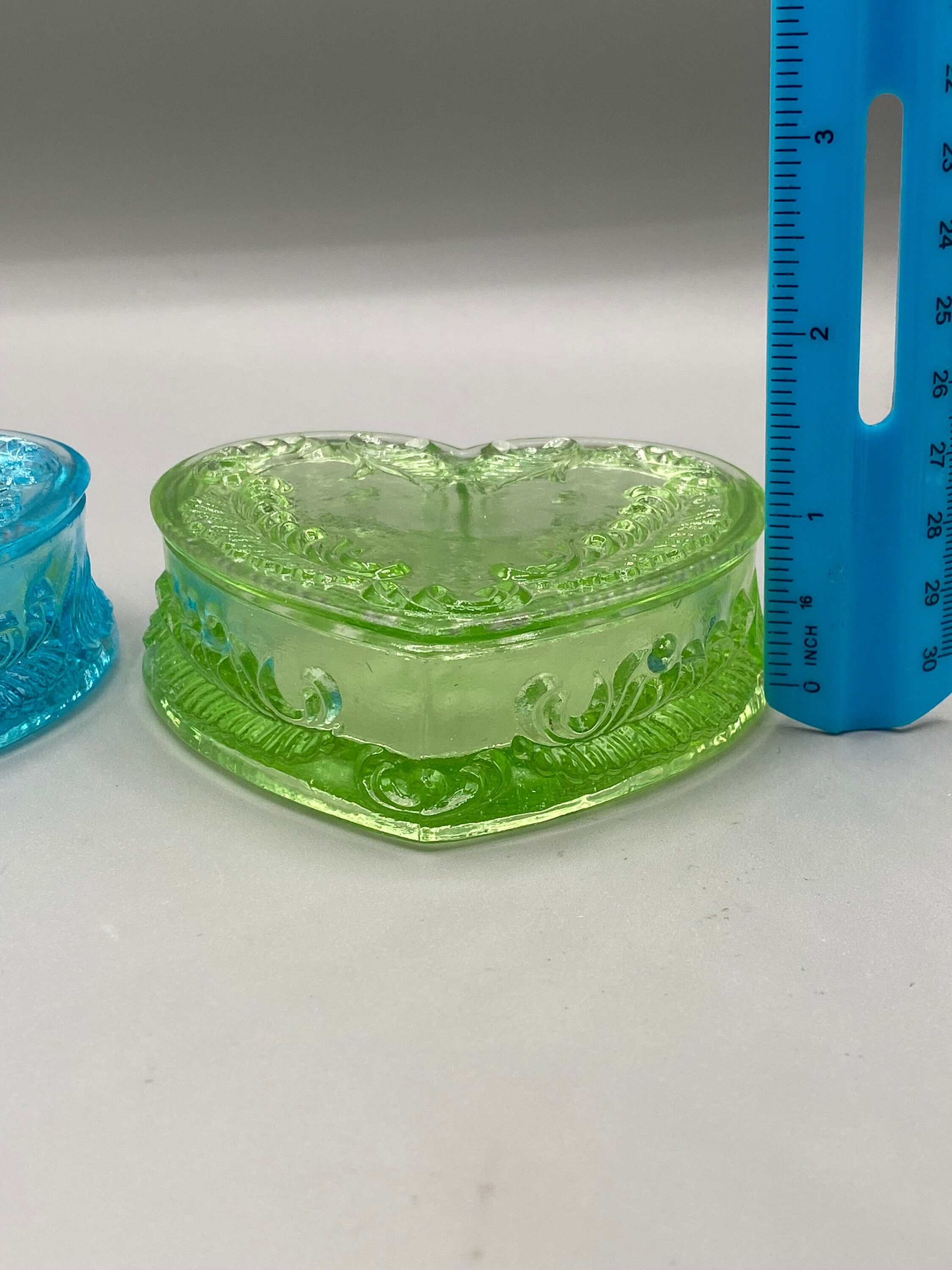 Vaseline Uranium or Selenium Glow Glass Heart Shaped Trinket Boxes ...