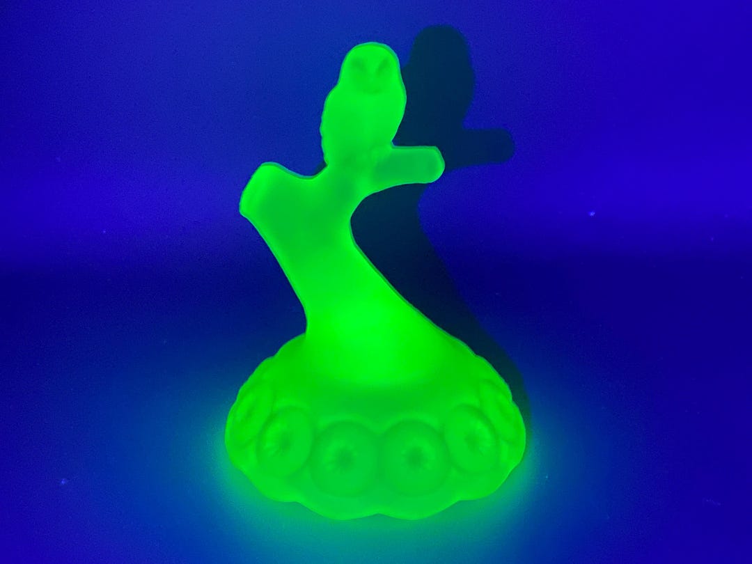 Rare Weishar Moon and Stars Green Satin Uranium Glass Owl on Tree Ring ...