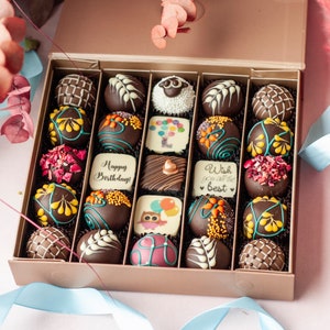 Personalised Premuim Delicious Chocolate Set, Surprise Box for Birthday ...