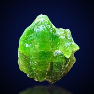 V Shape Olive Green Peridot Crystals, Terminated Green Peridot Crystal ...