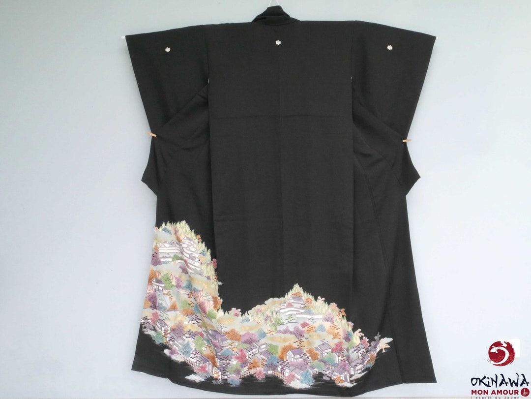 Japanese Kimono for Women in Black Tomesode Silk Decorated With a Very ...