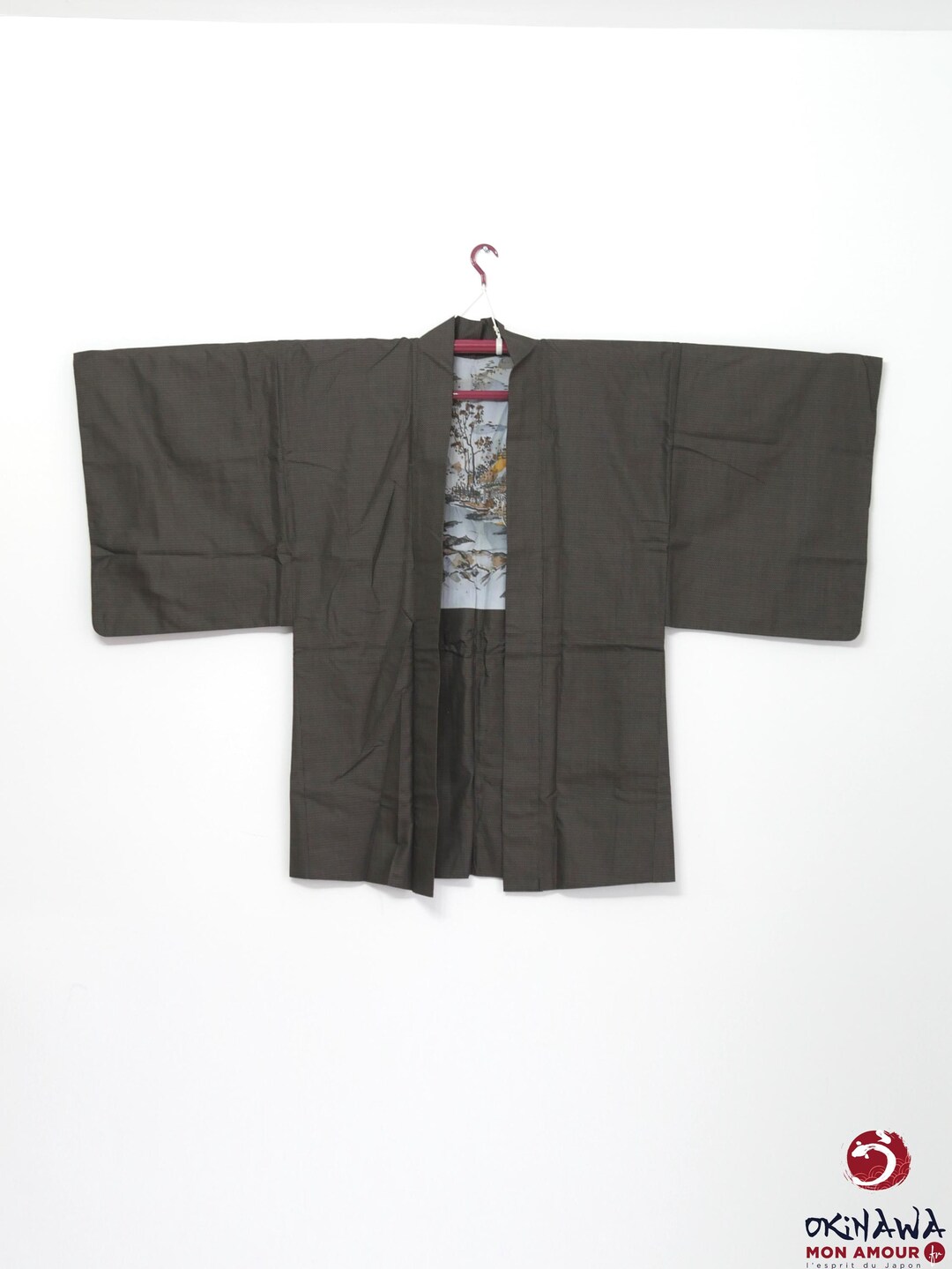 Traditional Japanese Men's Haori in Brown Omeshi Silk Depicting an Old ...