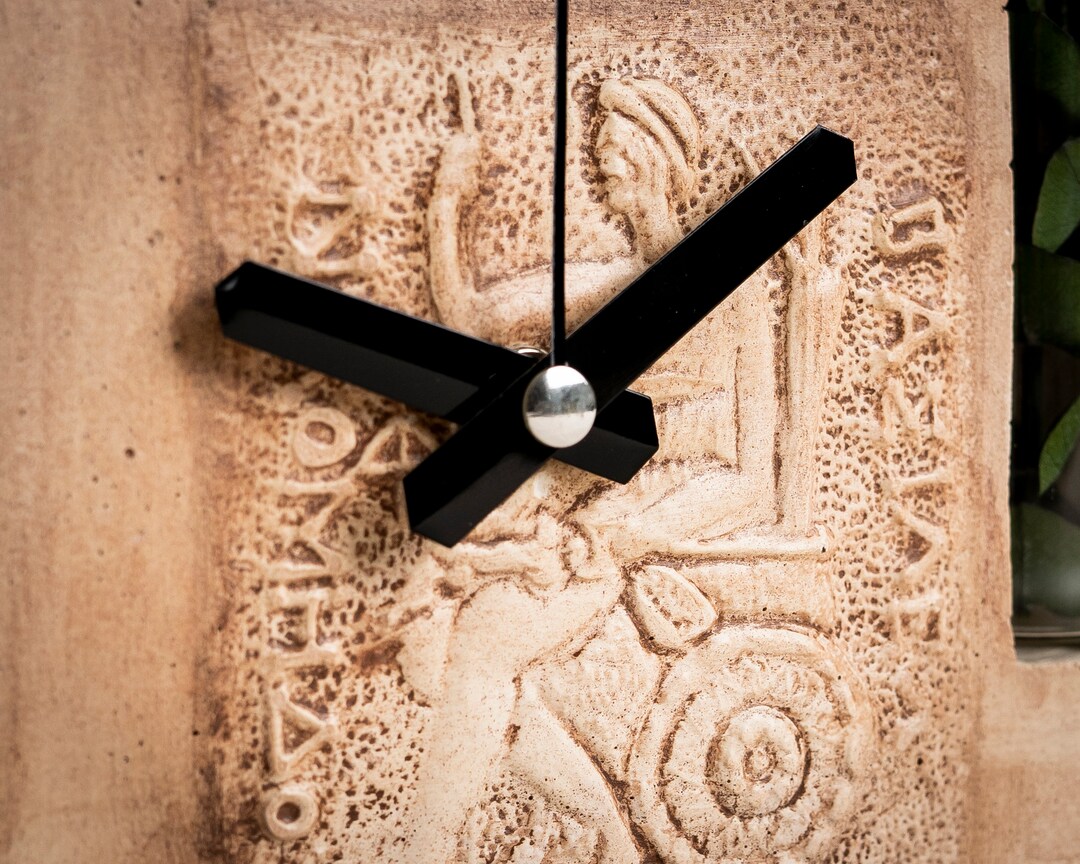 Elegant Ancient Roman Relief Concrete Desk Clock and Vase Roman Goddess ...