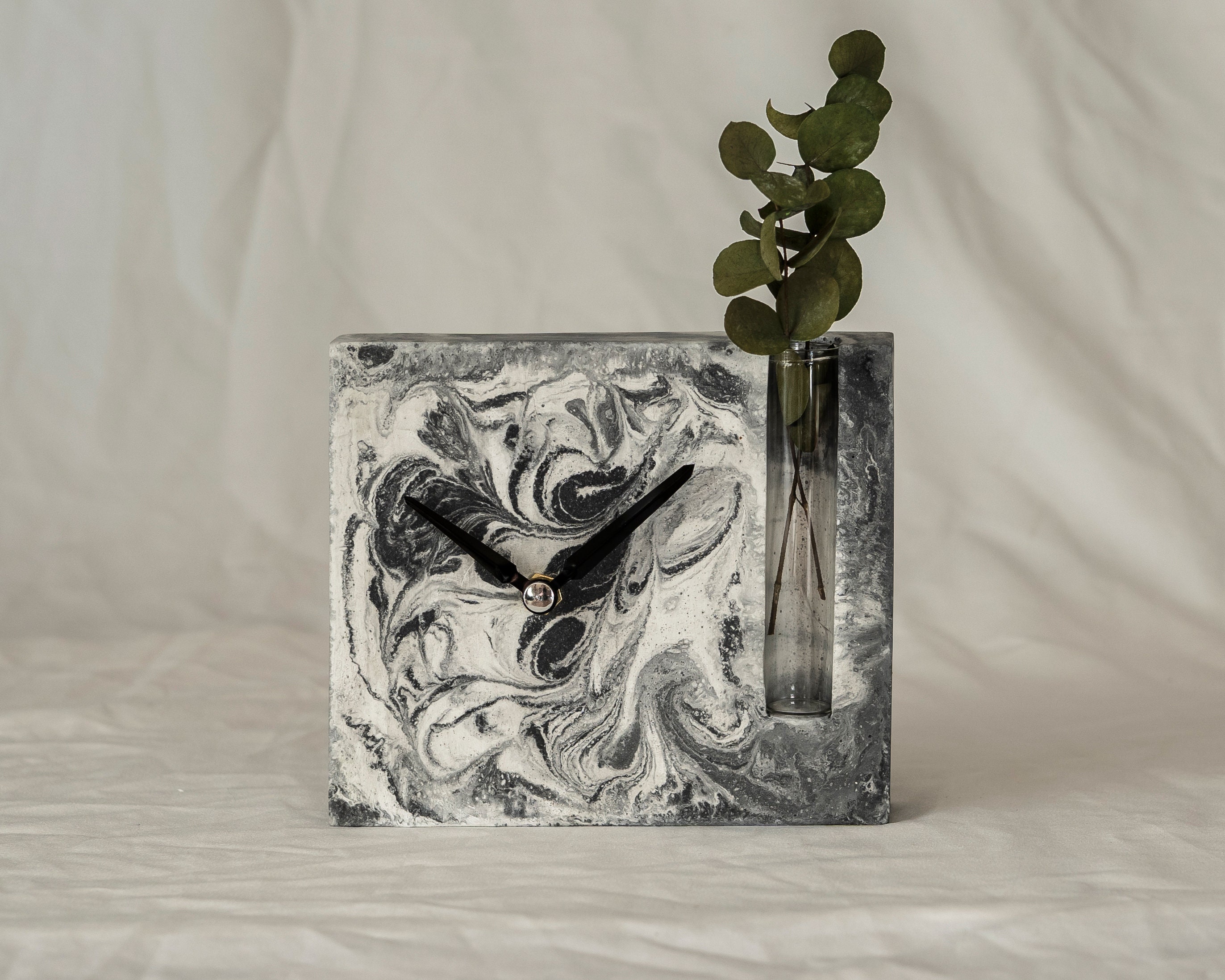 Desk Clock With Plant Propagation, Minimal Unique Concrete Clock, Table ...