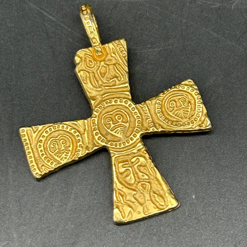 Maltese Cross Pendant - Etsy