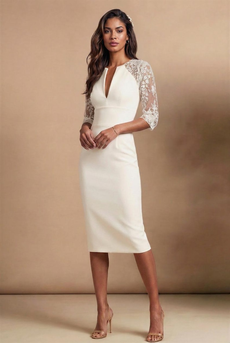 AVA - Robe fourreau ivoire cintrée – Cérémonie de mariage avec découpes ...