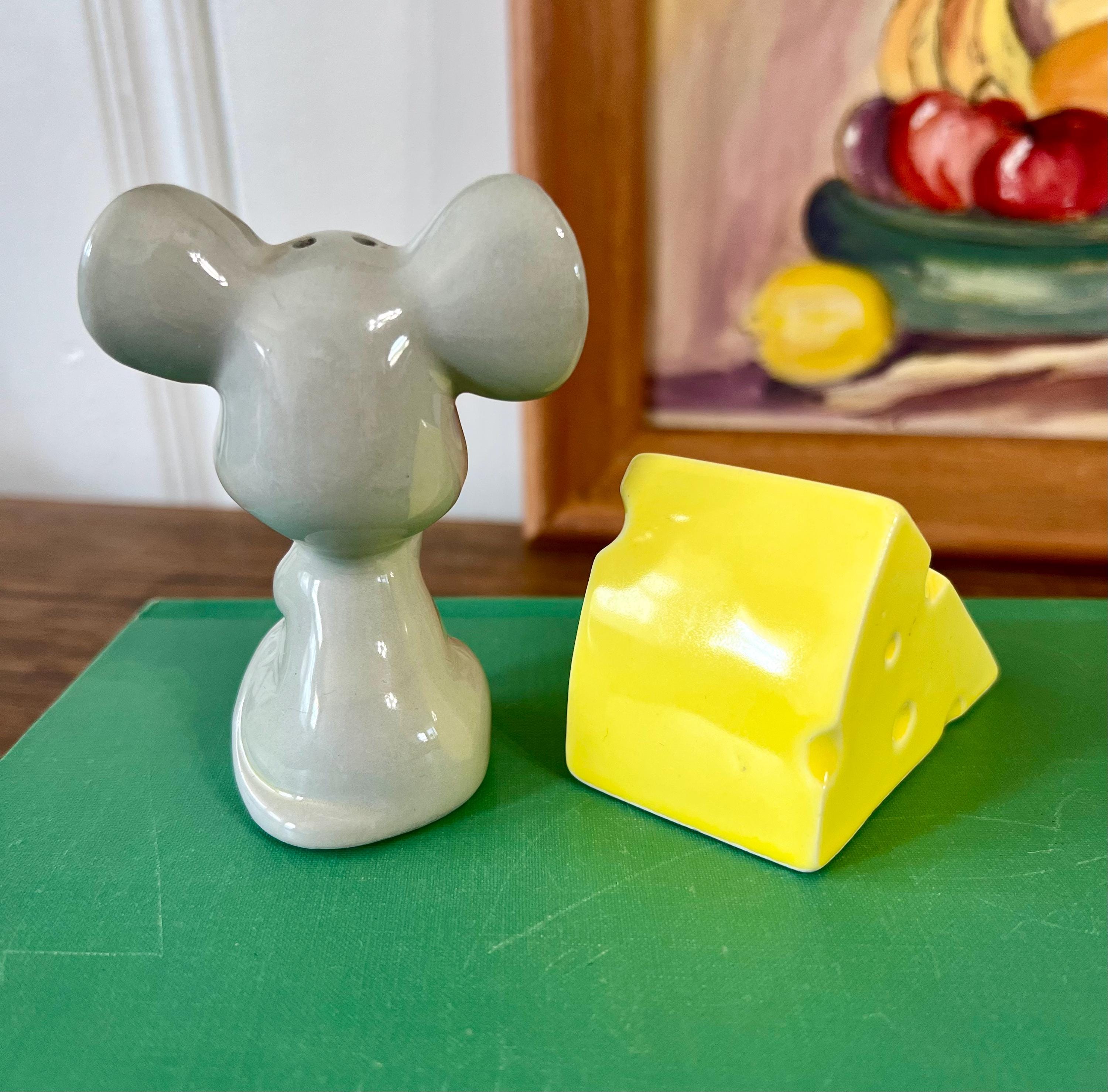 Vintage Mouse and Cheese Salt and Pepper Shakers: Kitsch Kitchen Decor ...