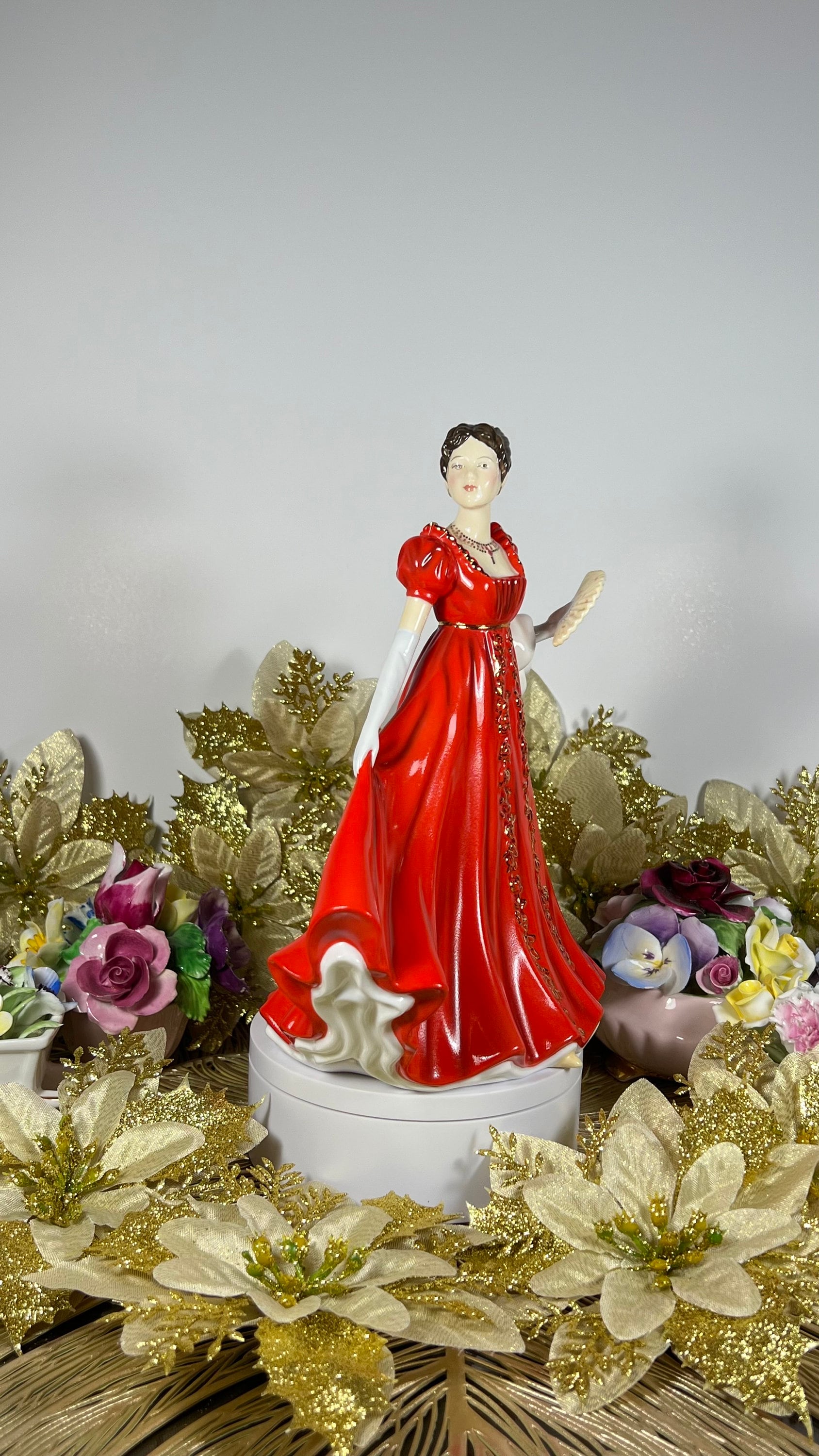 Royal Doulton Figurine ELEANOR HN5725 - Etsy