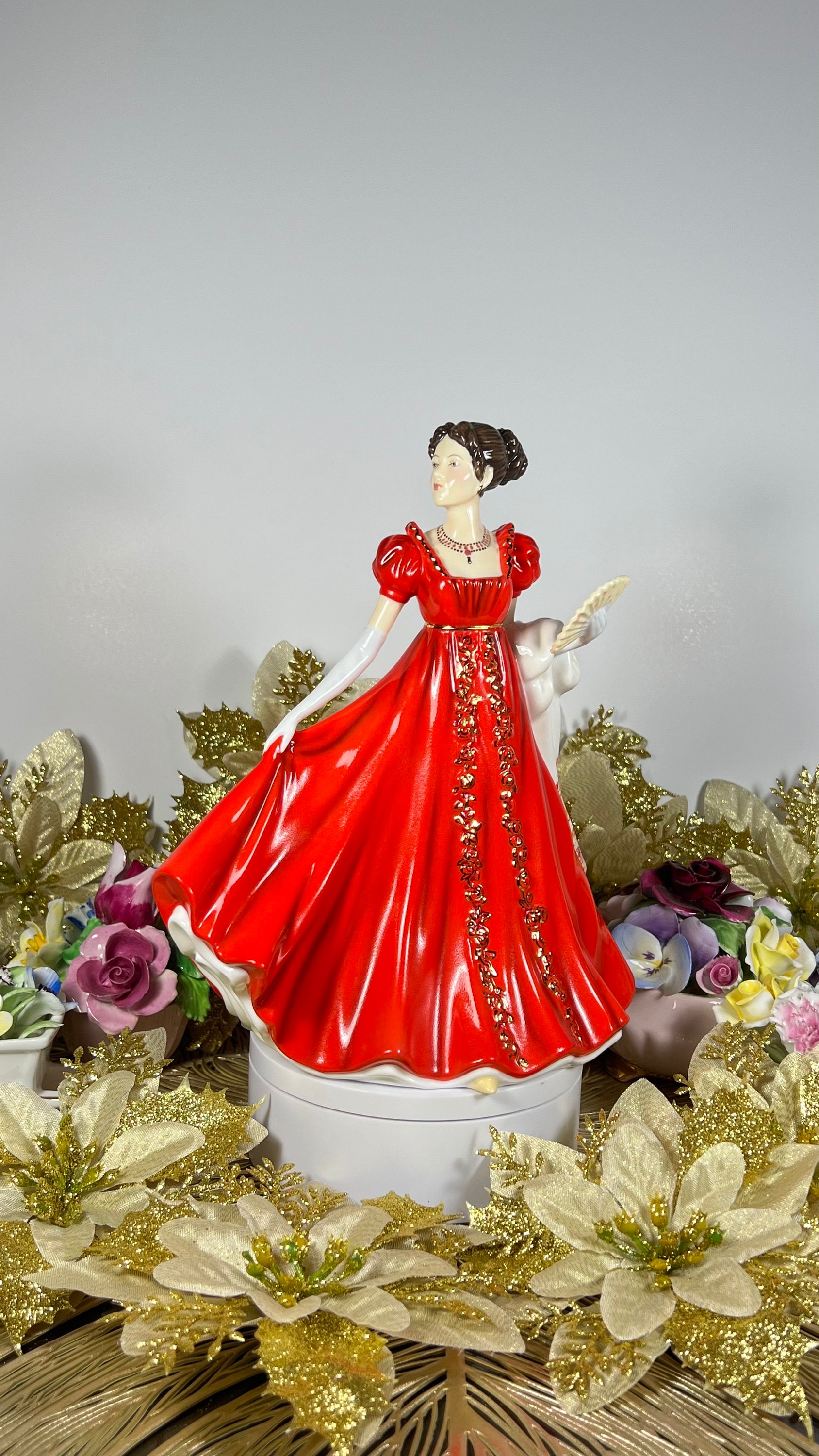 Royal Doulton Figurine ELEANOR HN5725 - Etsy