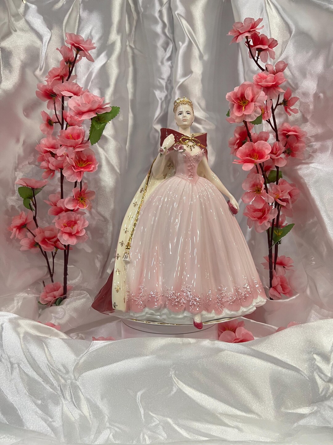 Coalport Figurine - an Evening at the Opera - SARA - Etsy UK