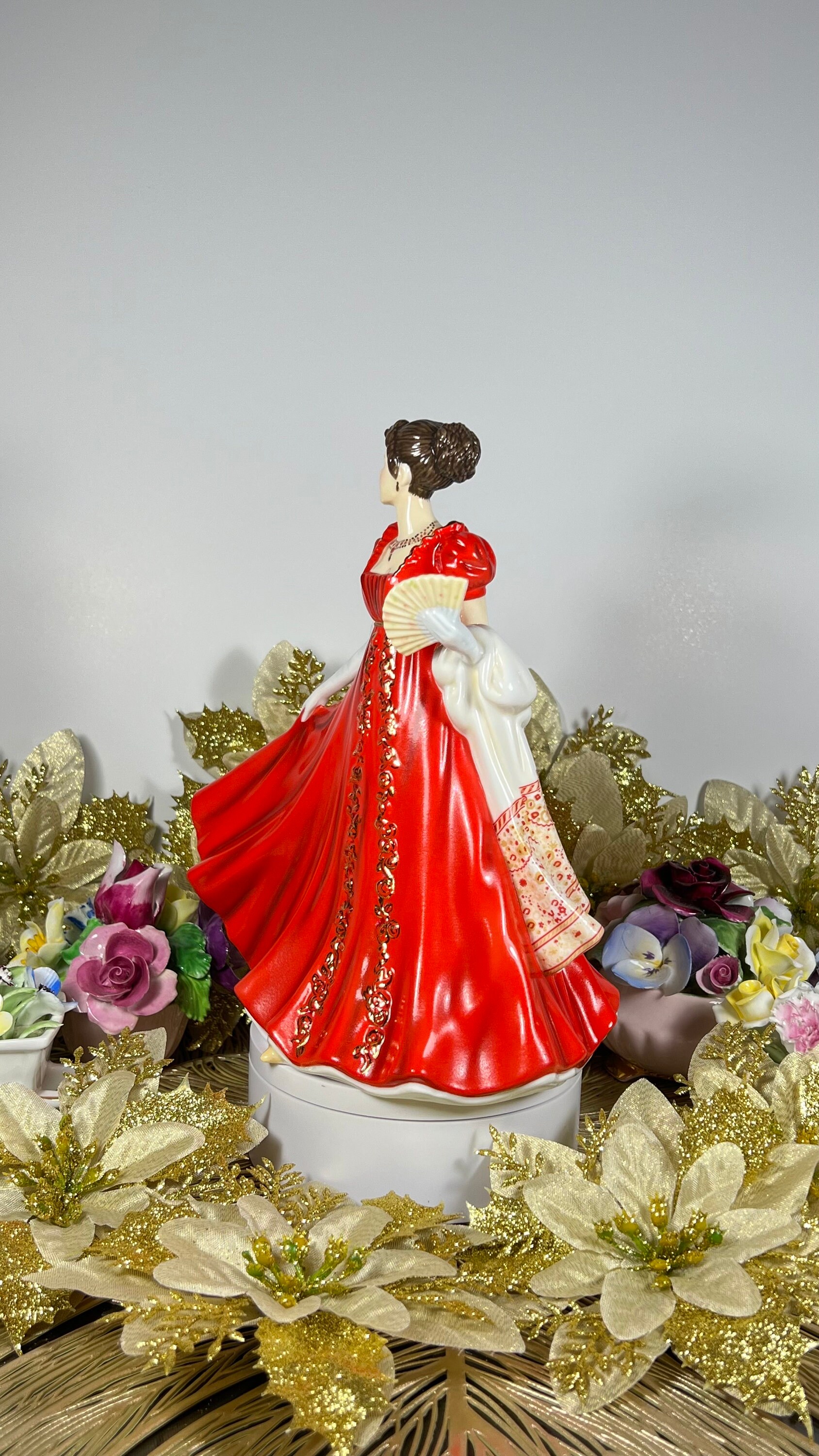 Royal Doulton Figurine ELEANOR HN5725 - Etsy