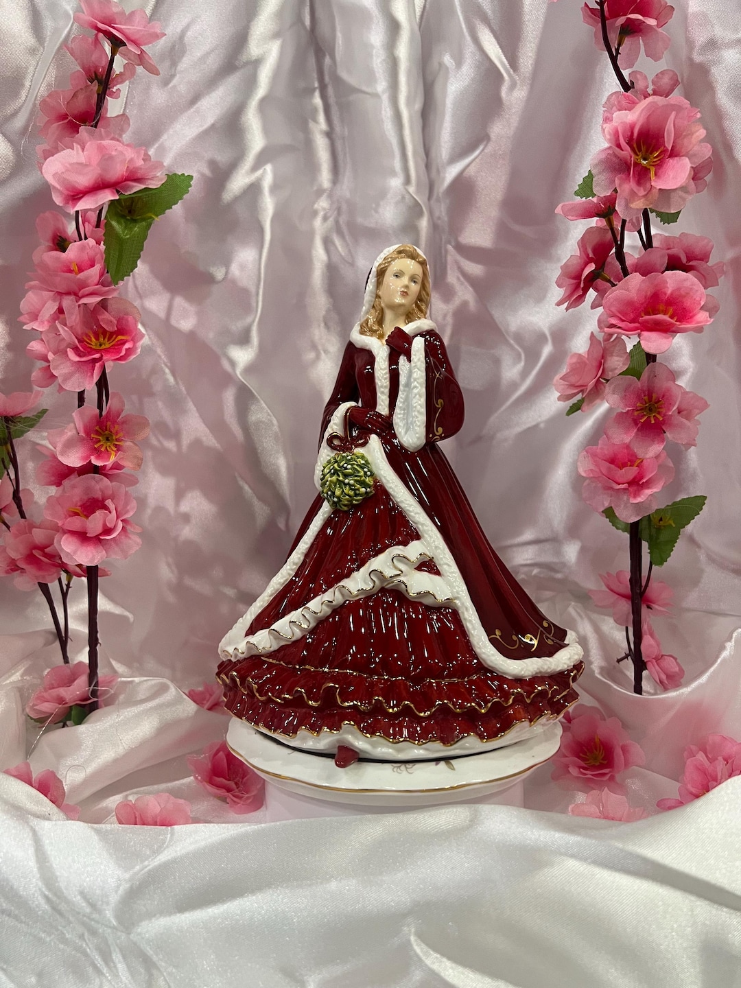 Royal Doulton Figurine CHRISTMAS DAY 2011 HN5429 - Etsy