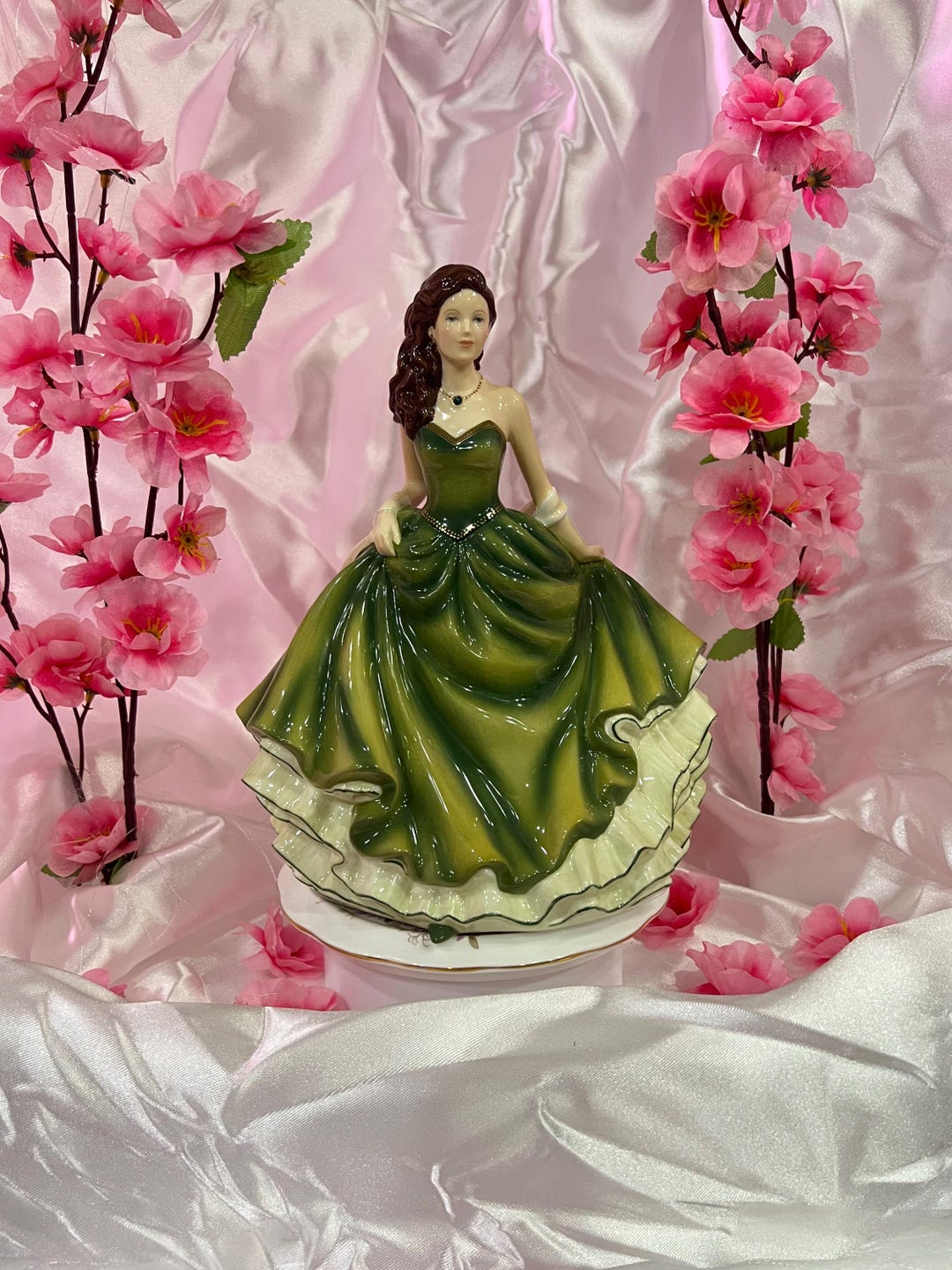 Royal Doulton Figurine SHAUNA HN5638 - Etsy