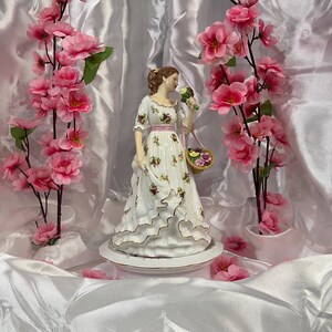 Royal Albert Figurine SWEET ROSE (RA26) - Etsy