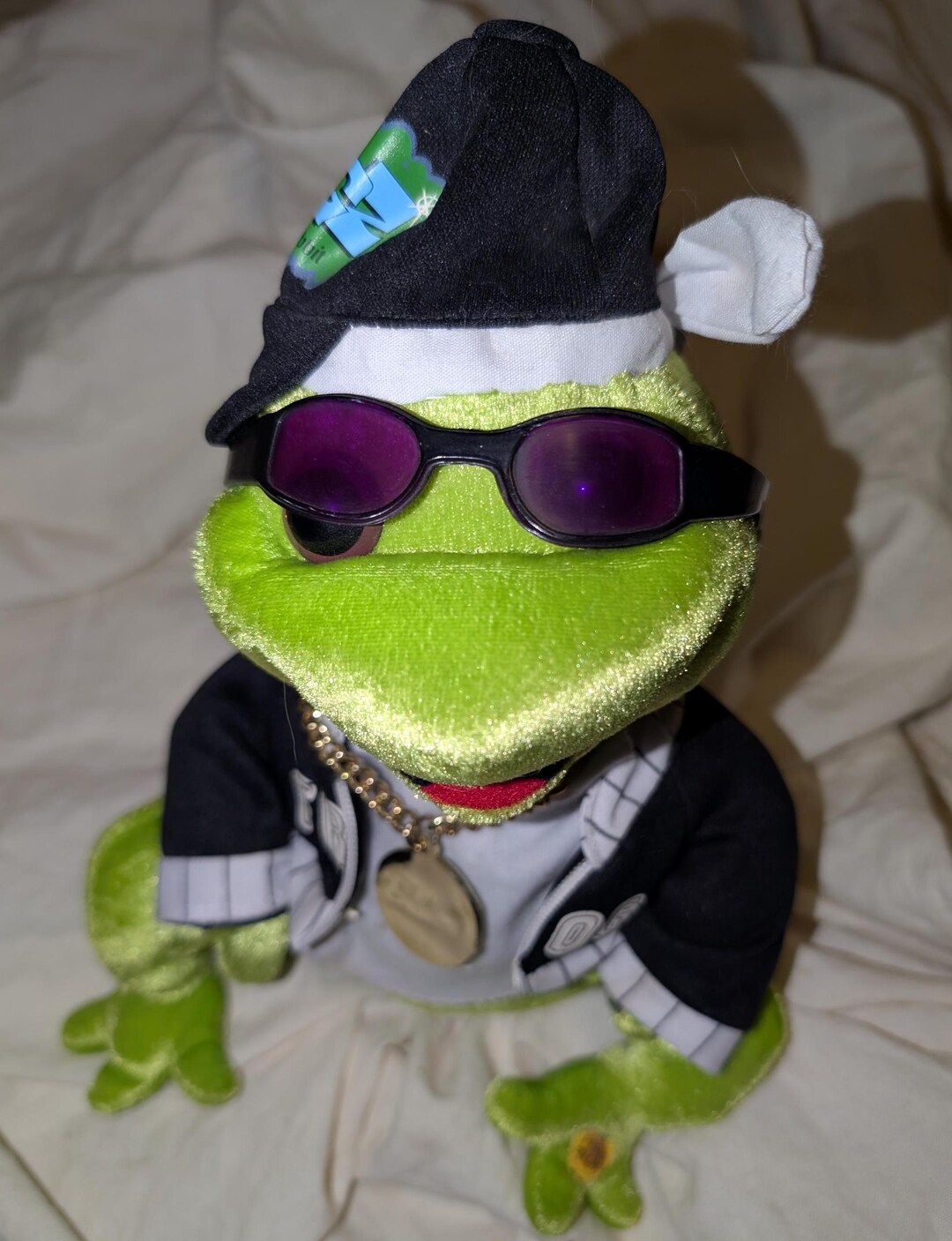 Gemmy Co. FROGZ "rappit Ribbit" Frog Animated Hip Hop Figure Singing ...