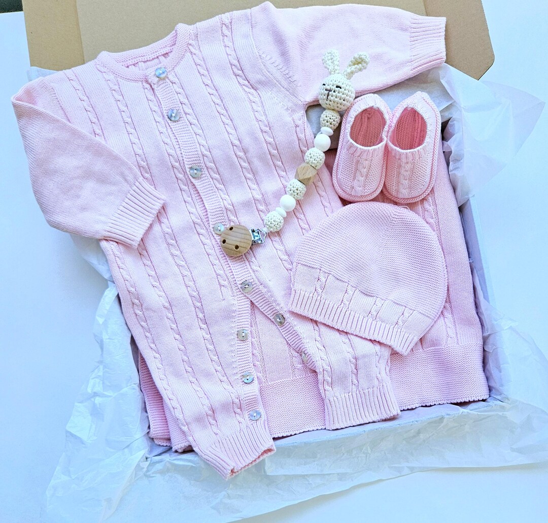 NEWBORN GIFT BOX Newborn Knit Set New Mom Care Basket Baby Shower Gift ...