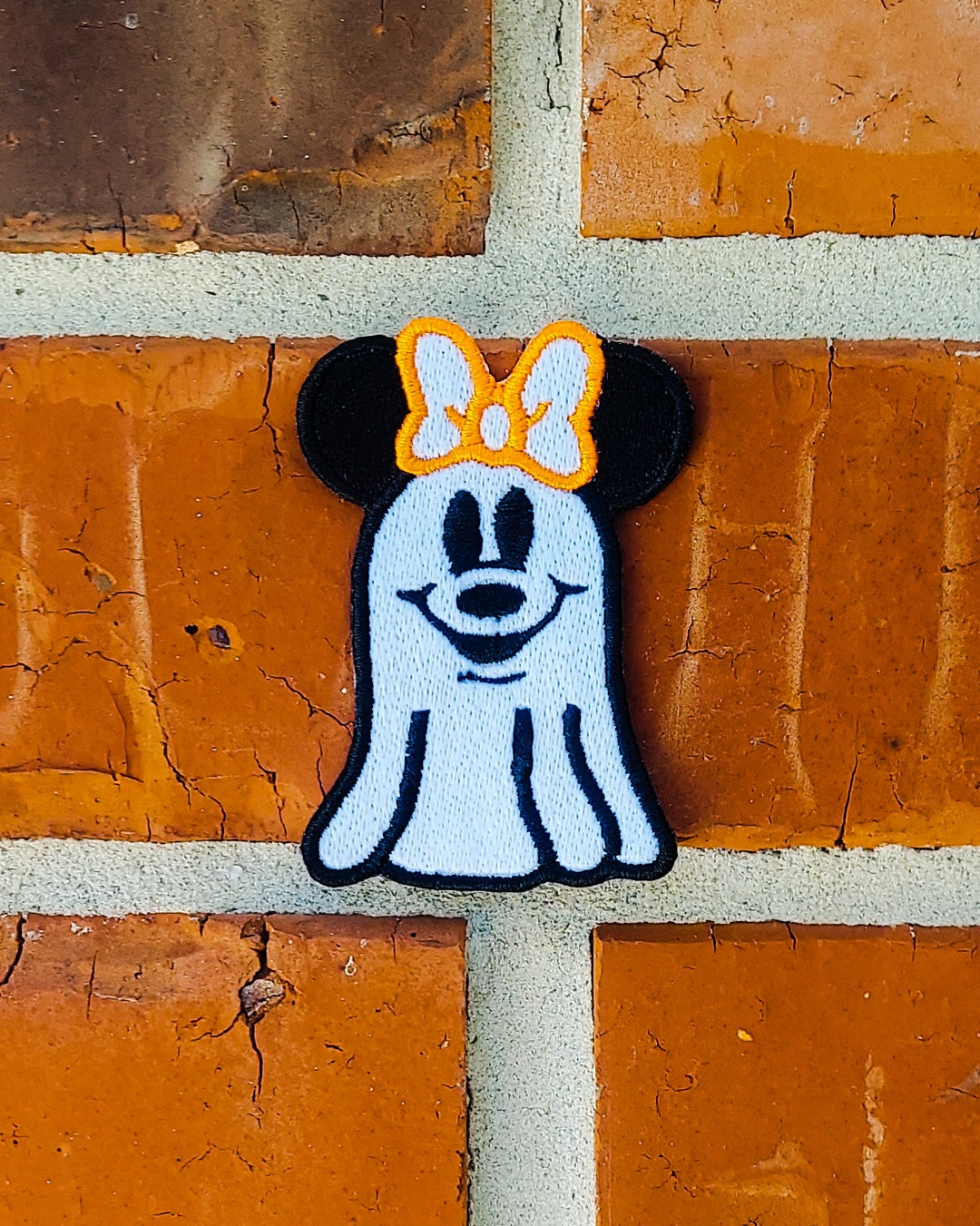 Minnie Mouse Ghost Glow in the Dark 2.11" X 3.11" Halloween Disneyland ...