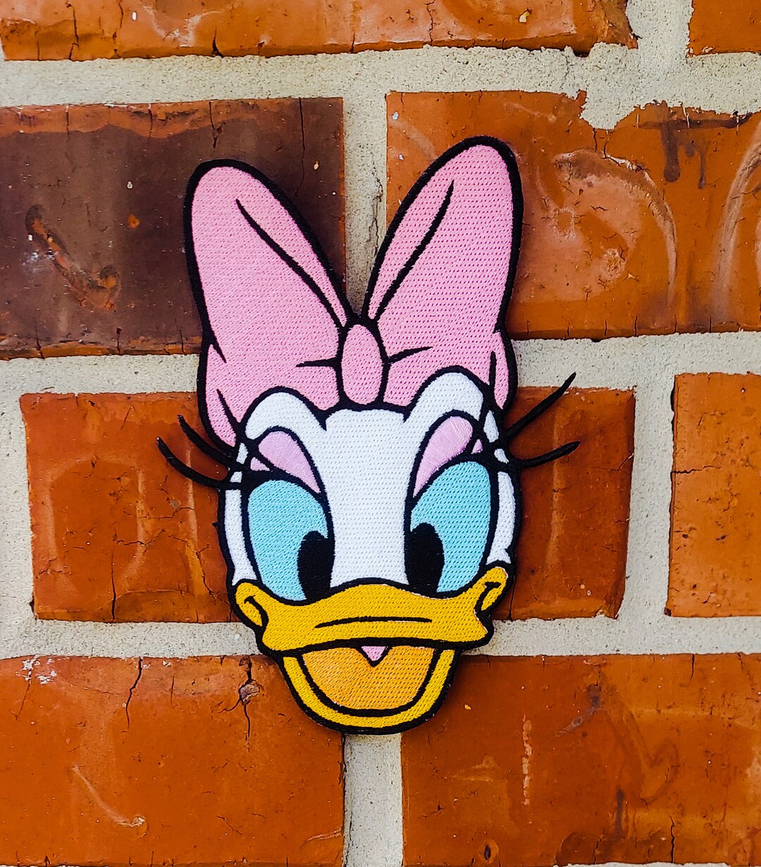 BIG Daisy Duck 5 X 6.60 Disneyland Disney Parks Resorts Iron on ...