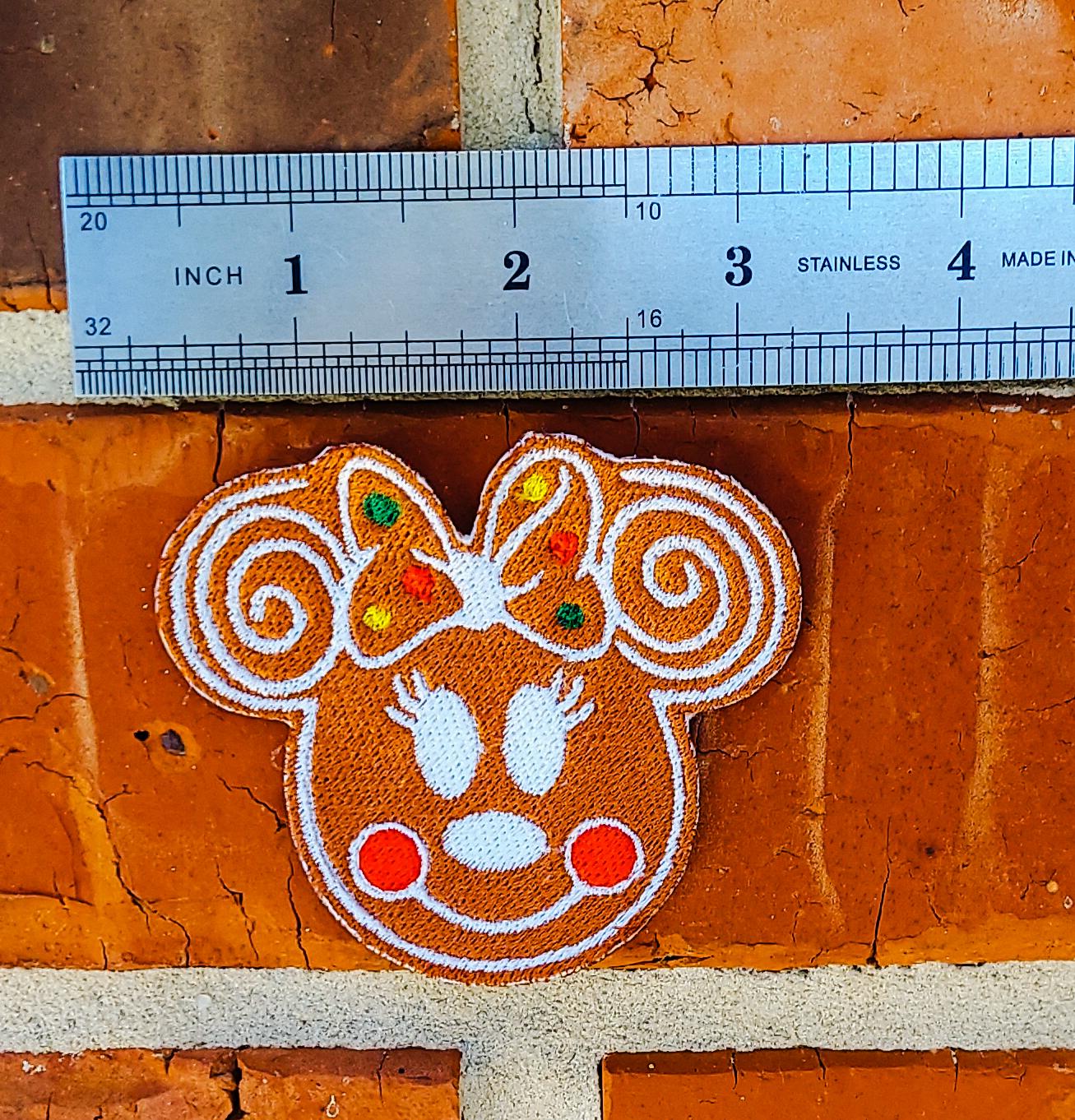 Minnie Mouse Gingerbread 3.00" X 2.50" Christmas Disneyland Disney ...