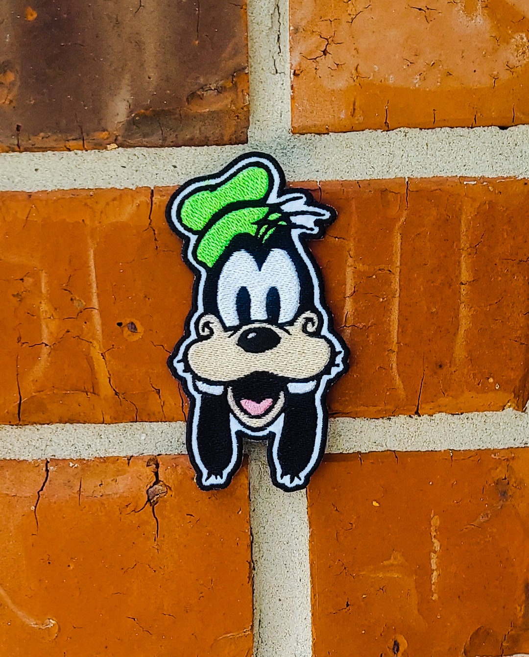 Goofy 2.31" X 3.96" Disneyland Disney Parks Resorts Iron on Embroidered ...