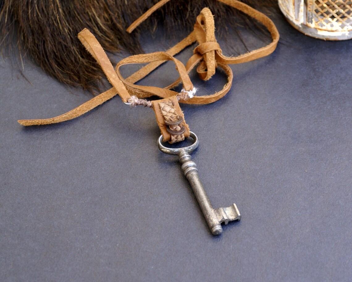 Antique Skeleton Key Necklace, Large Vintage Key Necklace, Key Necklace ...