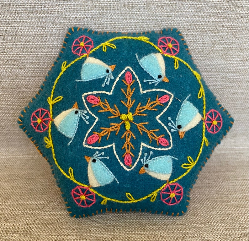 Little Bird Pincushion PDF Pattern for Hand Embroidery on Wool Felt - Etsy