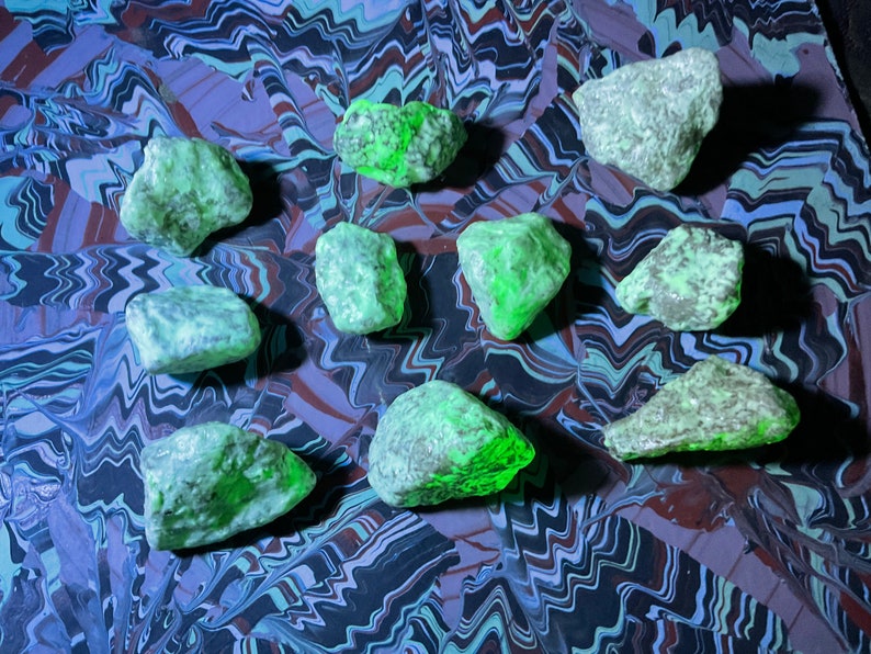 Kryptonite Stones Magic Glowing Rocks Luminescent Gems Unique Gift ...