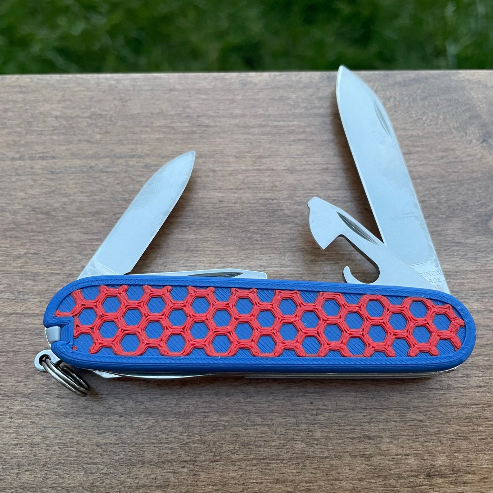 Victorinox 91mm Scales With Pocket Clip, Scales With Honeycomb Design ...