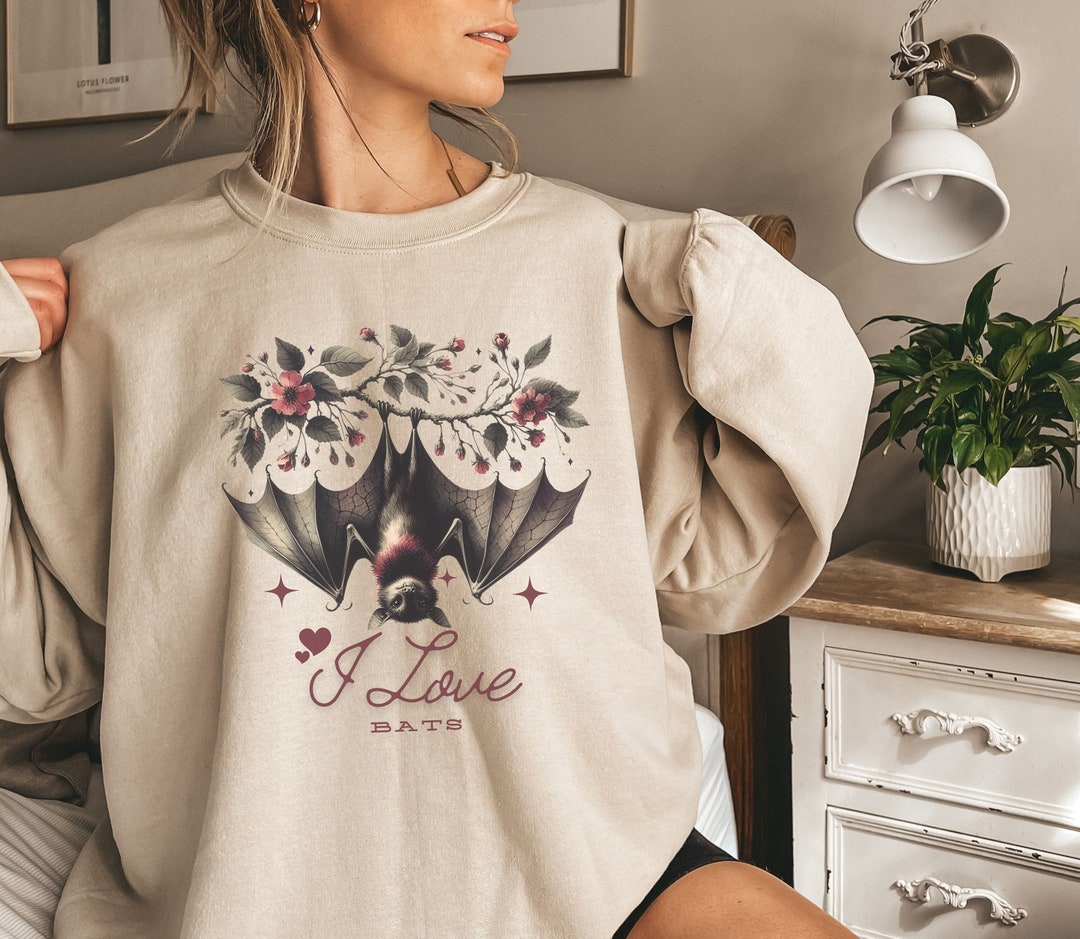 I Love Bats Sweatshirt Bat Lovers Sweatshirt Bat Sweatshirt Halloween ...