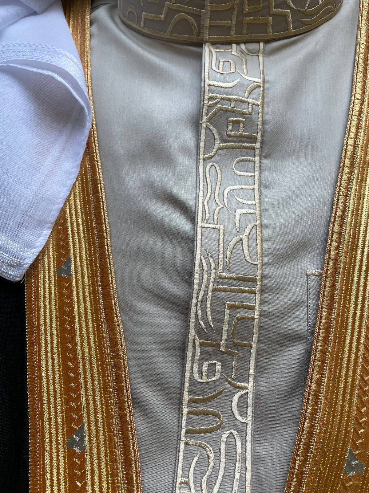 Mens Light Grey Thobe With Gold Embroidery 3 Pcs Set - Etsy