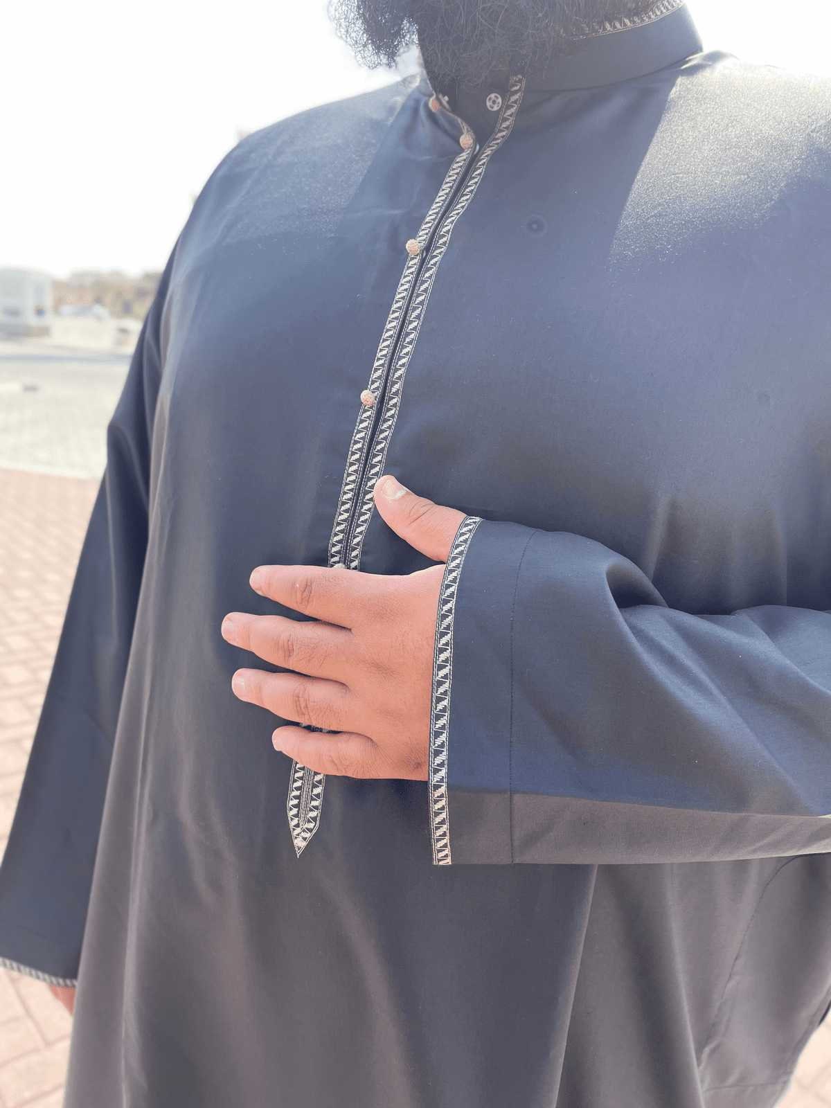Mens Two Toned Black Bahraini Thobe With Cream Embroidery (mens Thobe ...