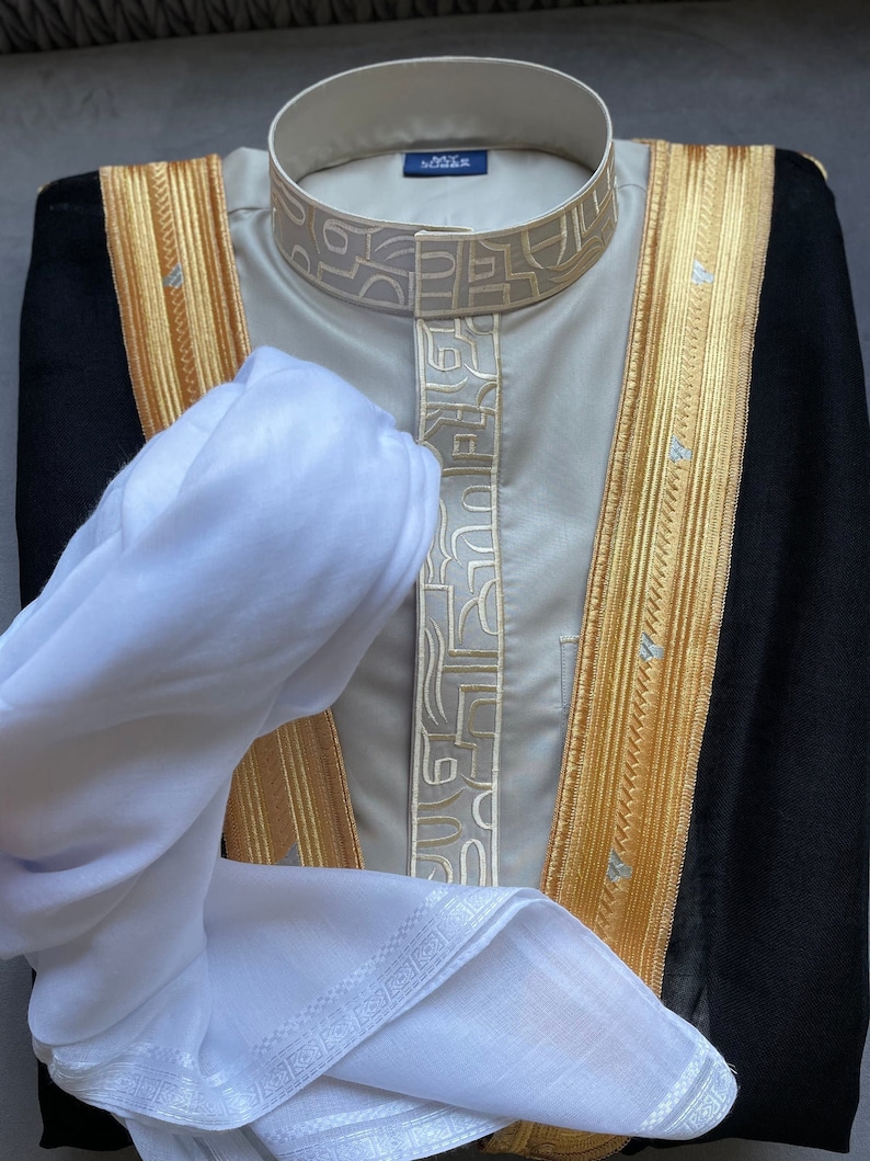 Mens Light Grey Thobe With Gold Embroidery 3 Pcs Set - Etsy