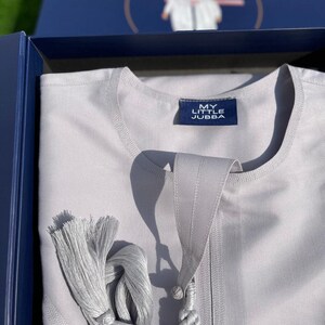 Mens Grey Emirati Thobes Jubbah Jubba Thawb Kandora Dishdasha Jalabiya ...