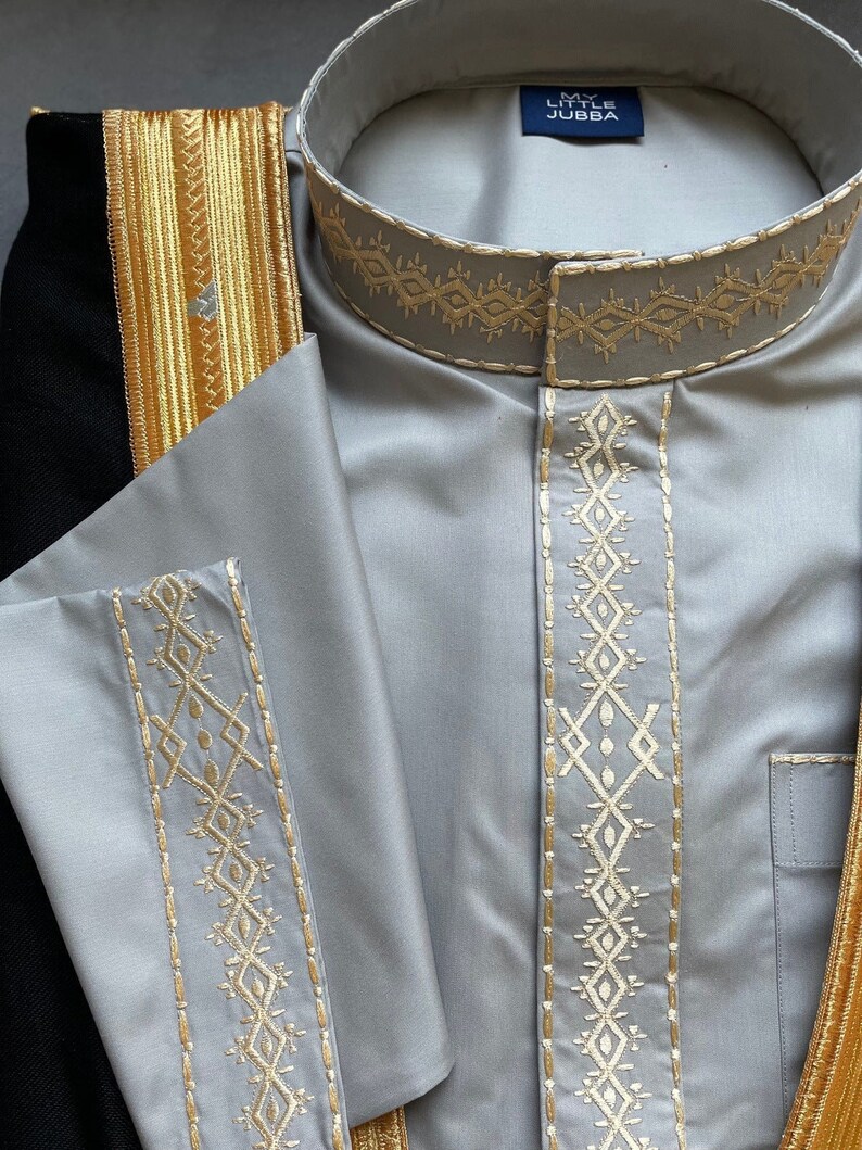 Mens Grey Thobe With Gold Embroidery 5 Pcs Set - Etsy