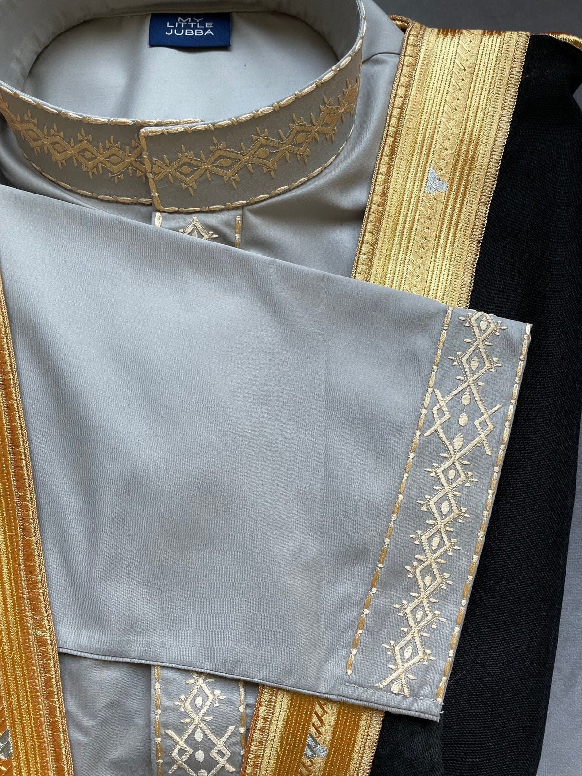 Mens Grey Thobe With Gold Embroidery 5 Pcs Set nikkah Set/ - Etsy