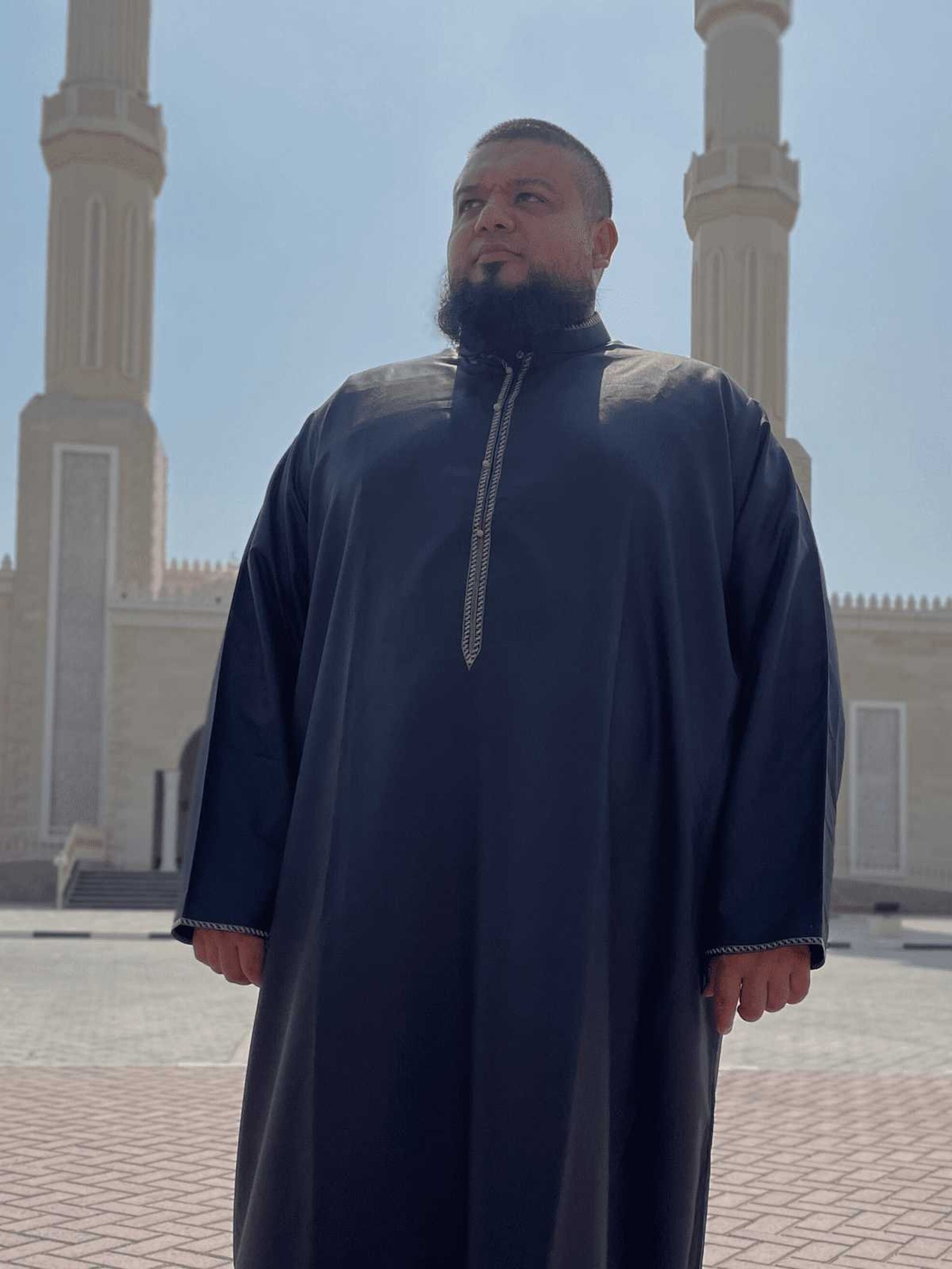 Mens Two Toned Black Bahraini Thobe With Cream Embroidery (mens Thobe ...