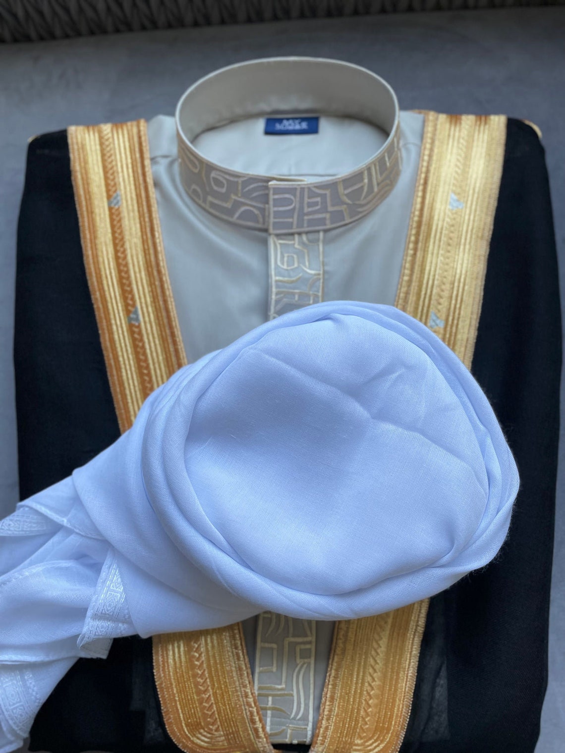 Mens Light Grey Thobe With Gold Embroidery 3 Pcs Set - Etsy