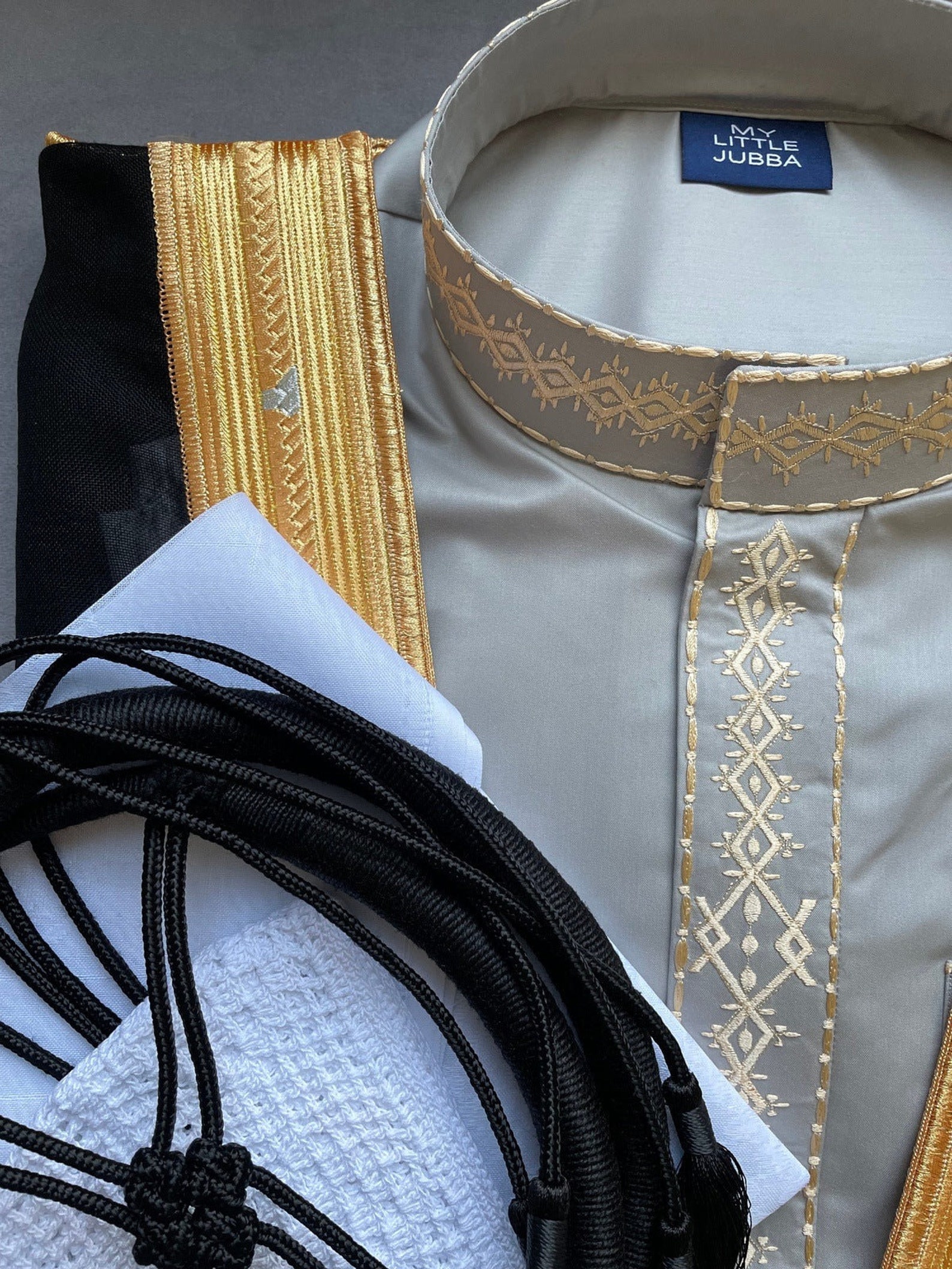 Mens Grey Thobe With Gold Embroidery 5 Pcs Set - Etsy