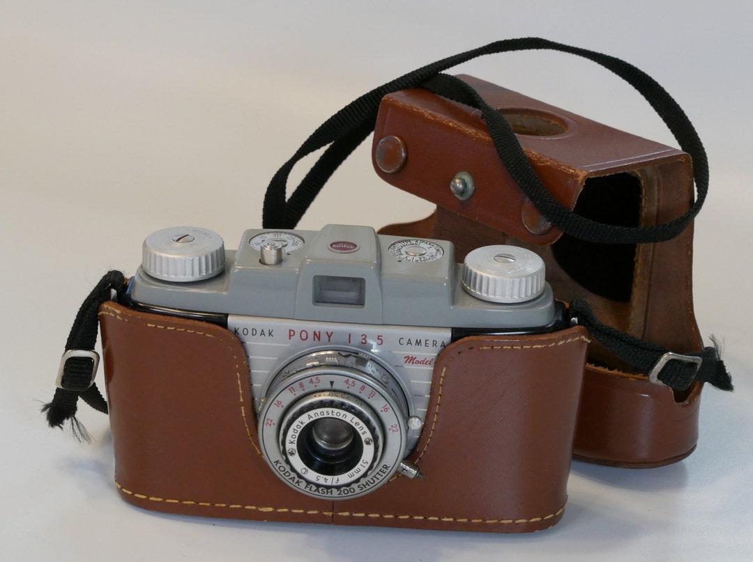 Vintage 1950 Kodak Pony 135 B Camera With Strap & Leather Field Case ...