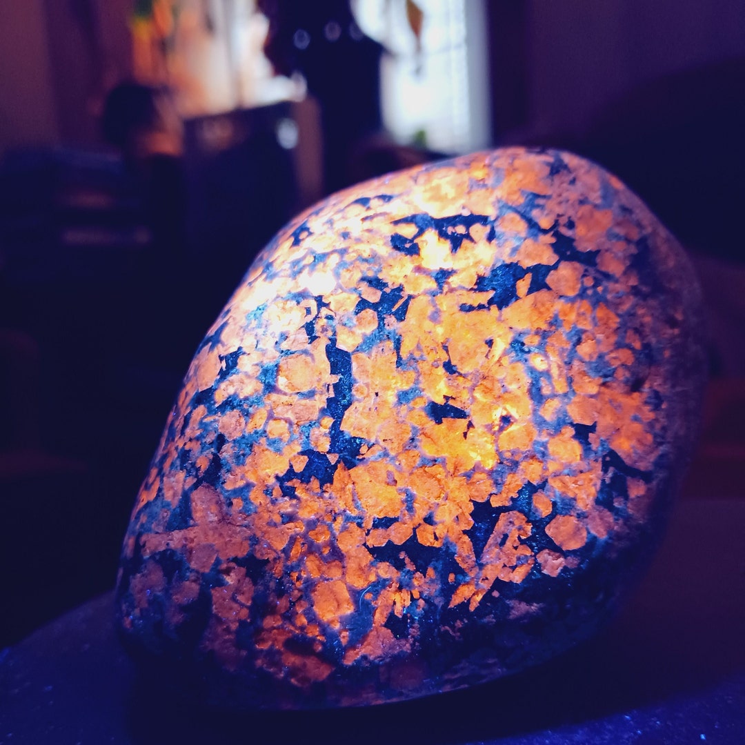 BIG BRIGHT YOOPERLITE Palm Stone Lake Erie Emberlite - Etsy