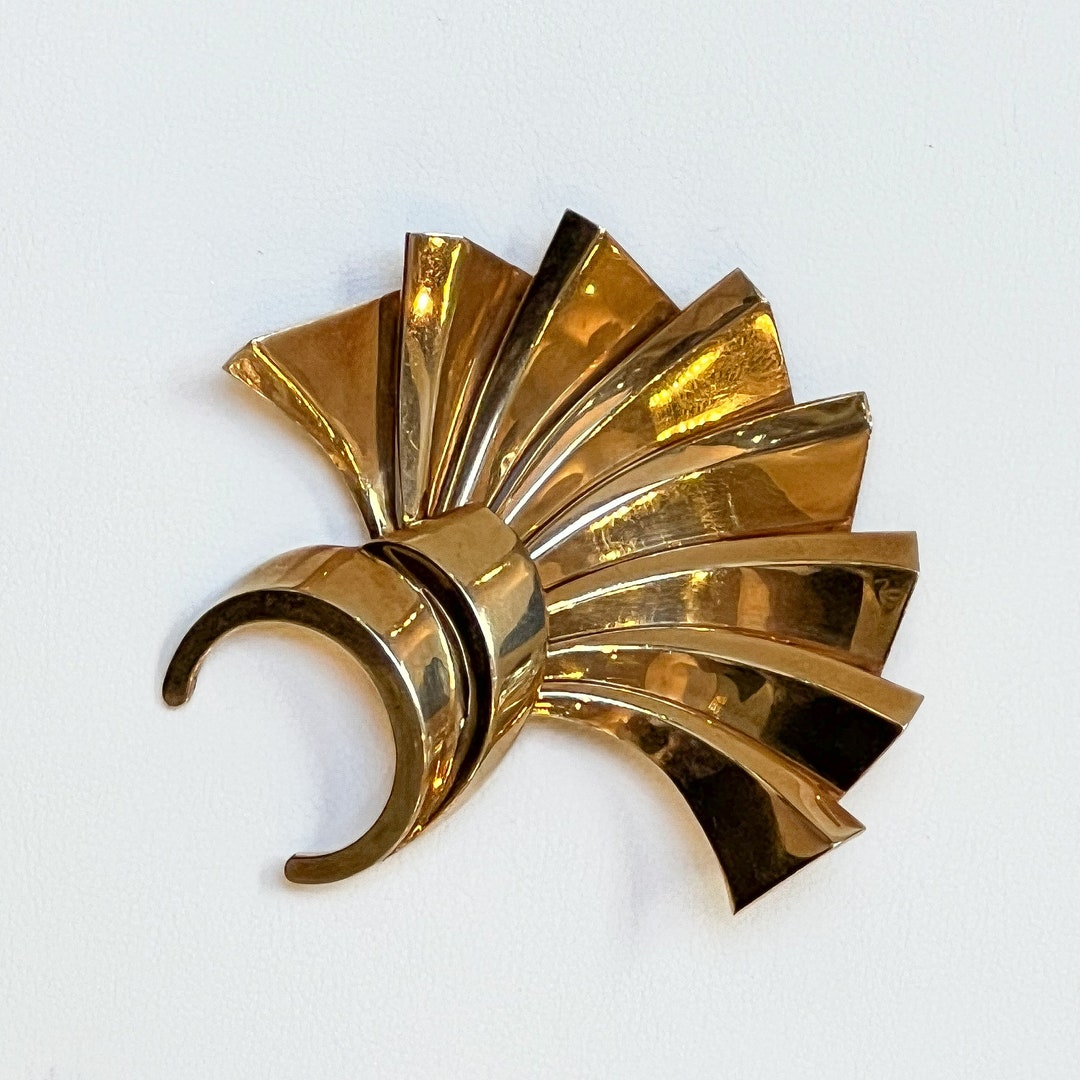 1930's Sculptural Gold Pin - Etsy