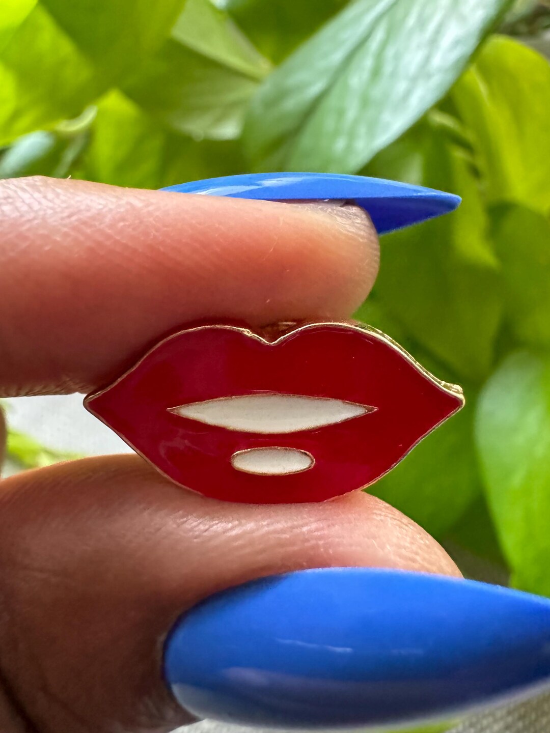 Red Lips Enamel Pin - Etsy
