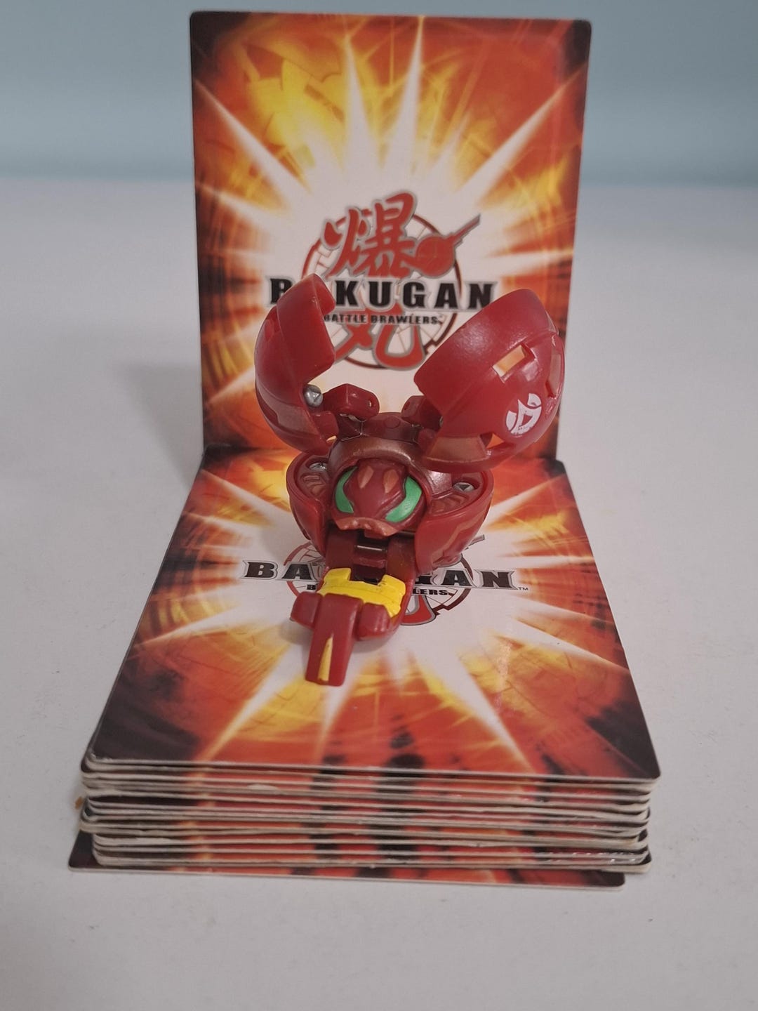 Bakugan Pyrus Bee Striker 50% - Etsy