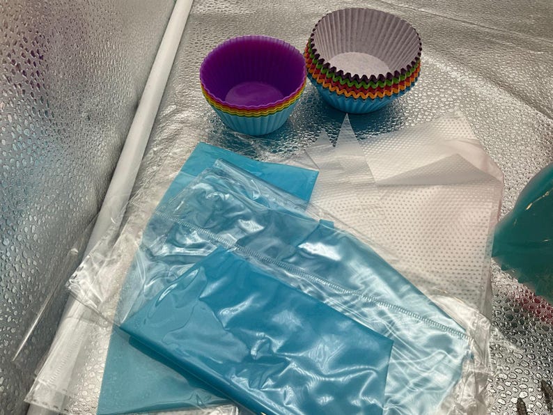 Complete Set With Case and Tools Beginners Cake Decorating Kit Unopened ...