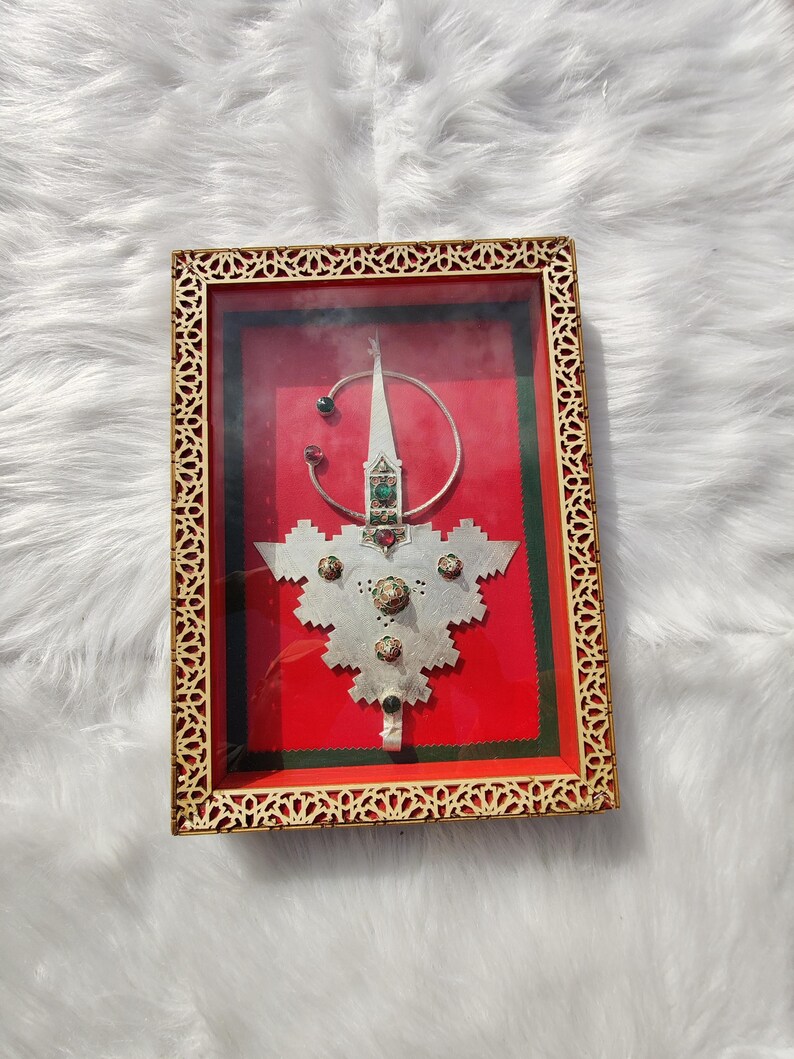 Tazrzit Gift – an Elegant Tribute to Amazigh Heritage - Etsy
