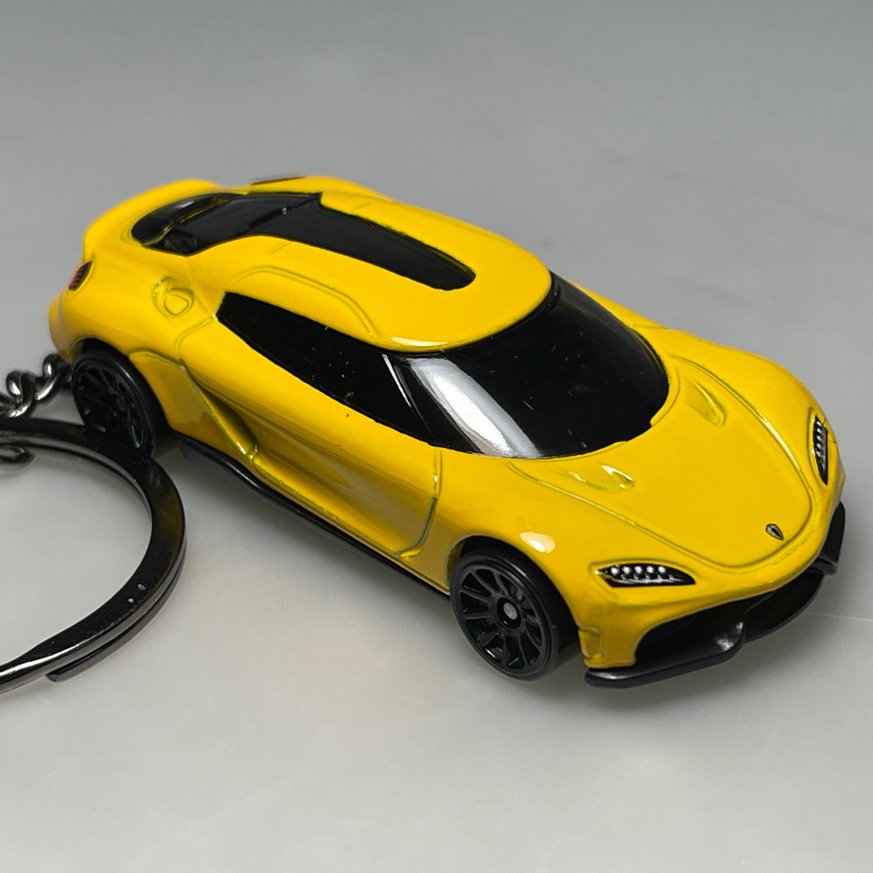 Koenigsegg Gemera Keychain, Diecast Car Keychain - Etsy
