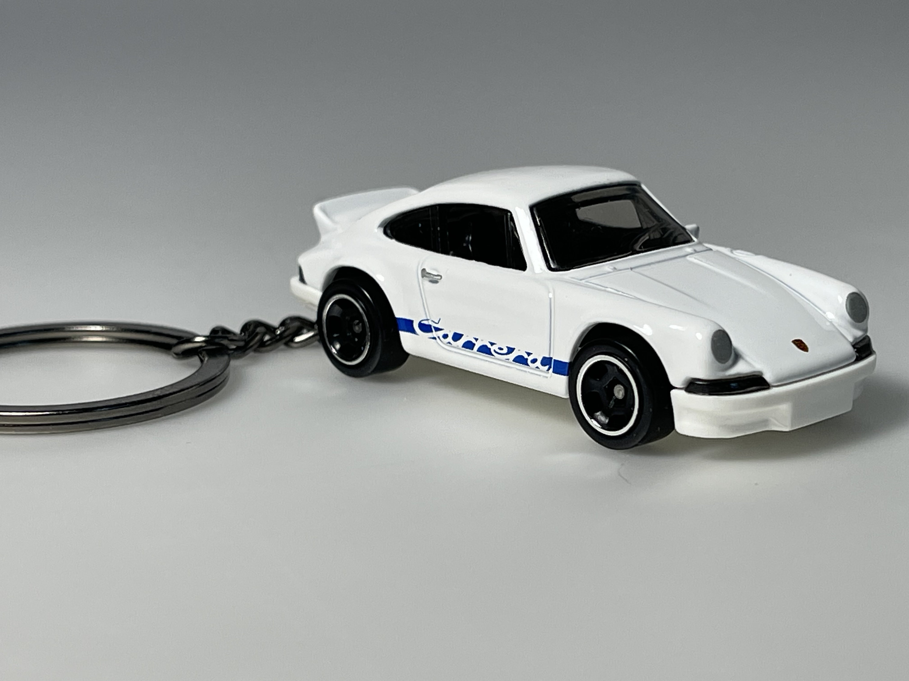 Porsche 911 Carrera RS 2.7 Keychain, Diecast Car Keychain - Etsy
