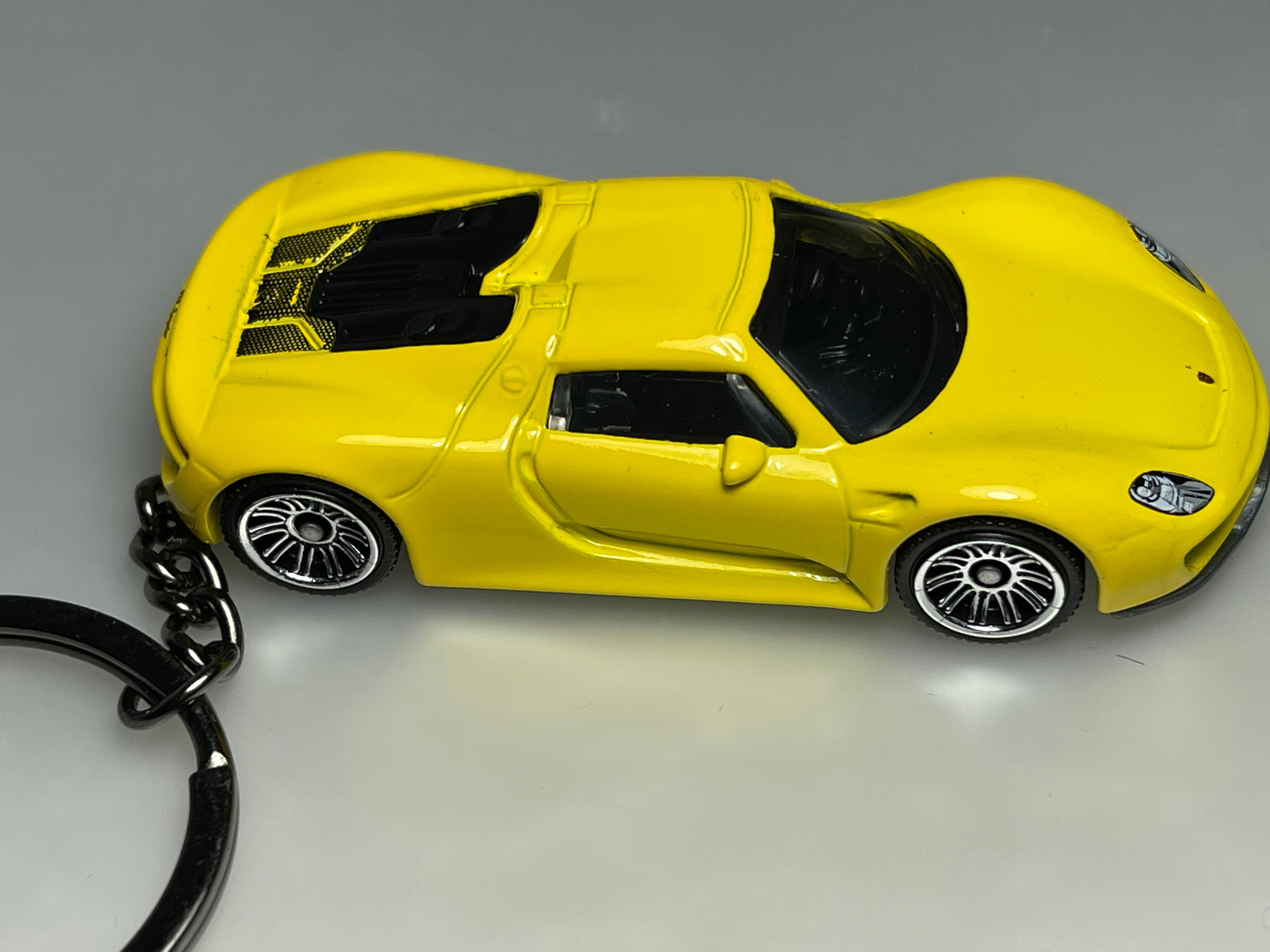 Porsche 918 Spyder Keychain, Diecast Car Keychain - Etsy
